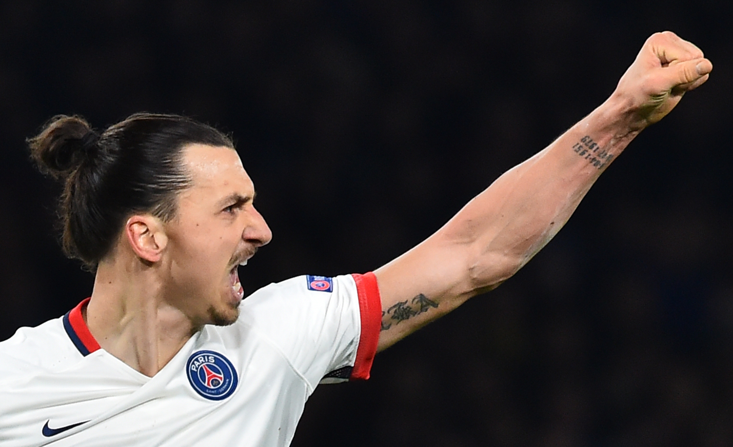 Com gol de Ibra, PSG bate Chelsea de novo e vai às quartas da Champions ...
