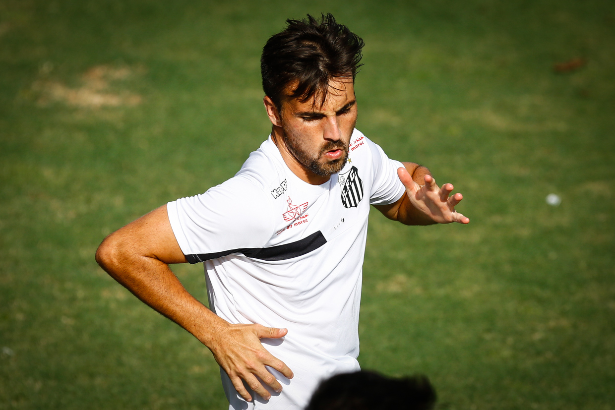 Substituto de Lucas Lima no clássico, Longuine ignora crise Tricolor ...