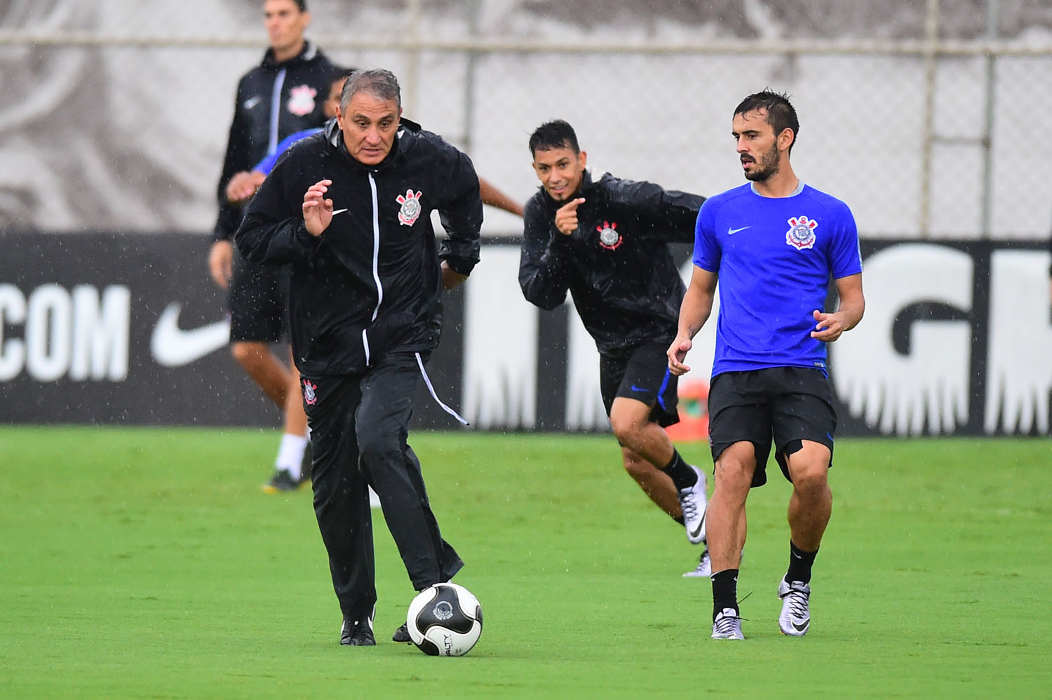 Veja as fotos do treino do Timão - Gazeta Esportiva