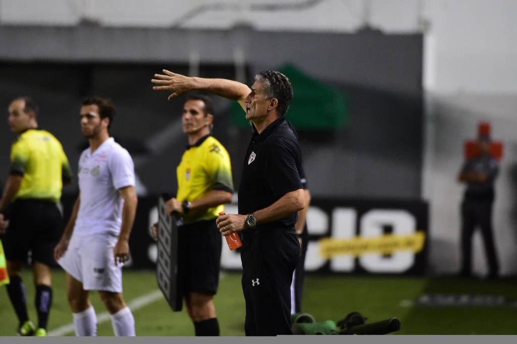 Após primeira assistência, Bauza vê "muito futuro" em Lucas Fernandes ...