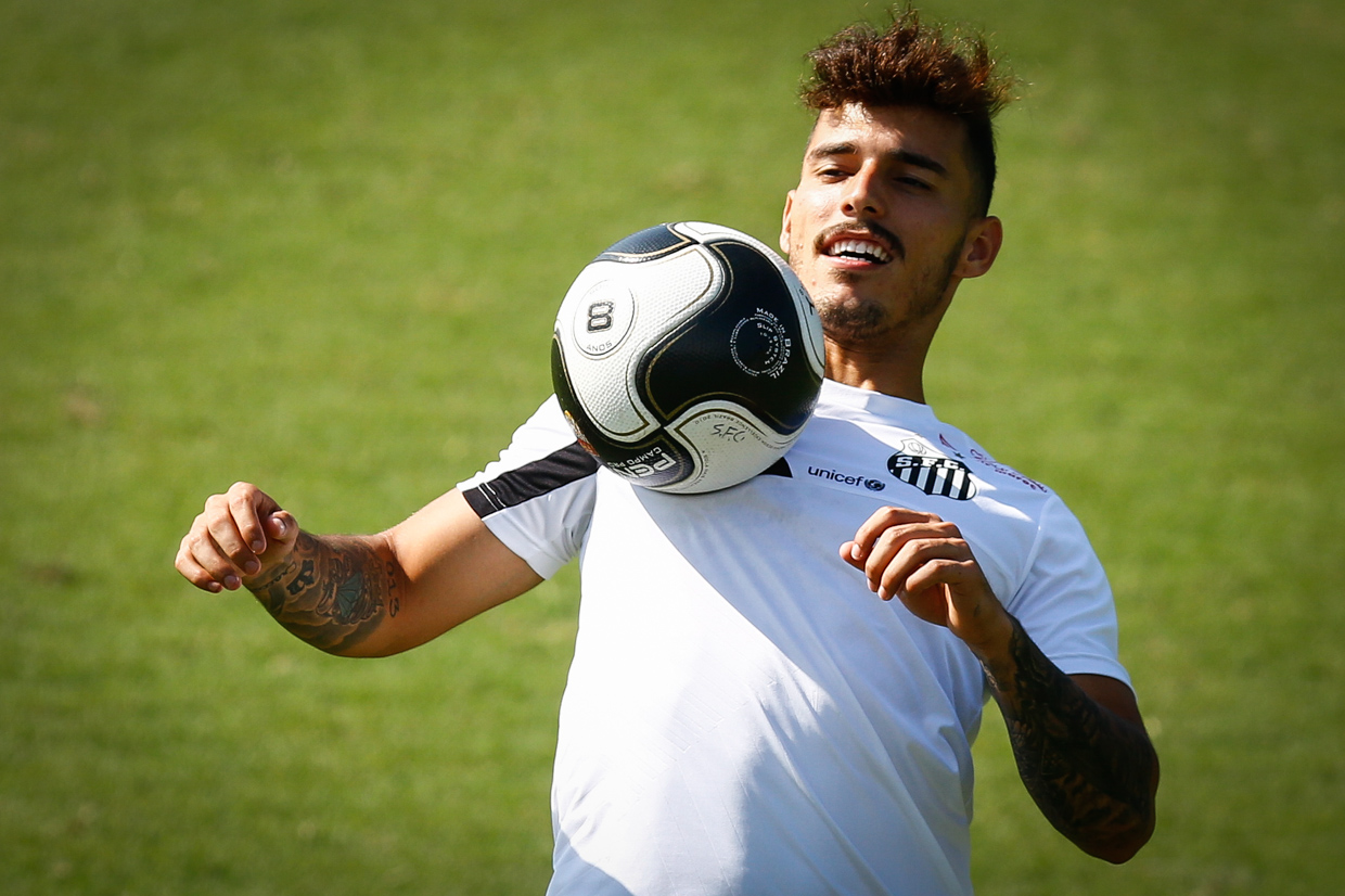 Confira fotos do lateral santista Zeca - Gazeta Esportiva