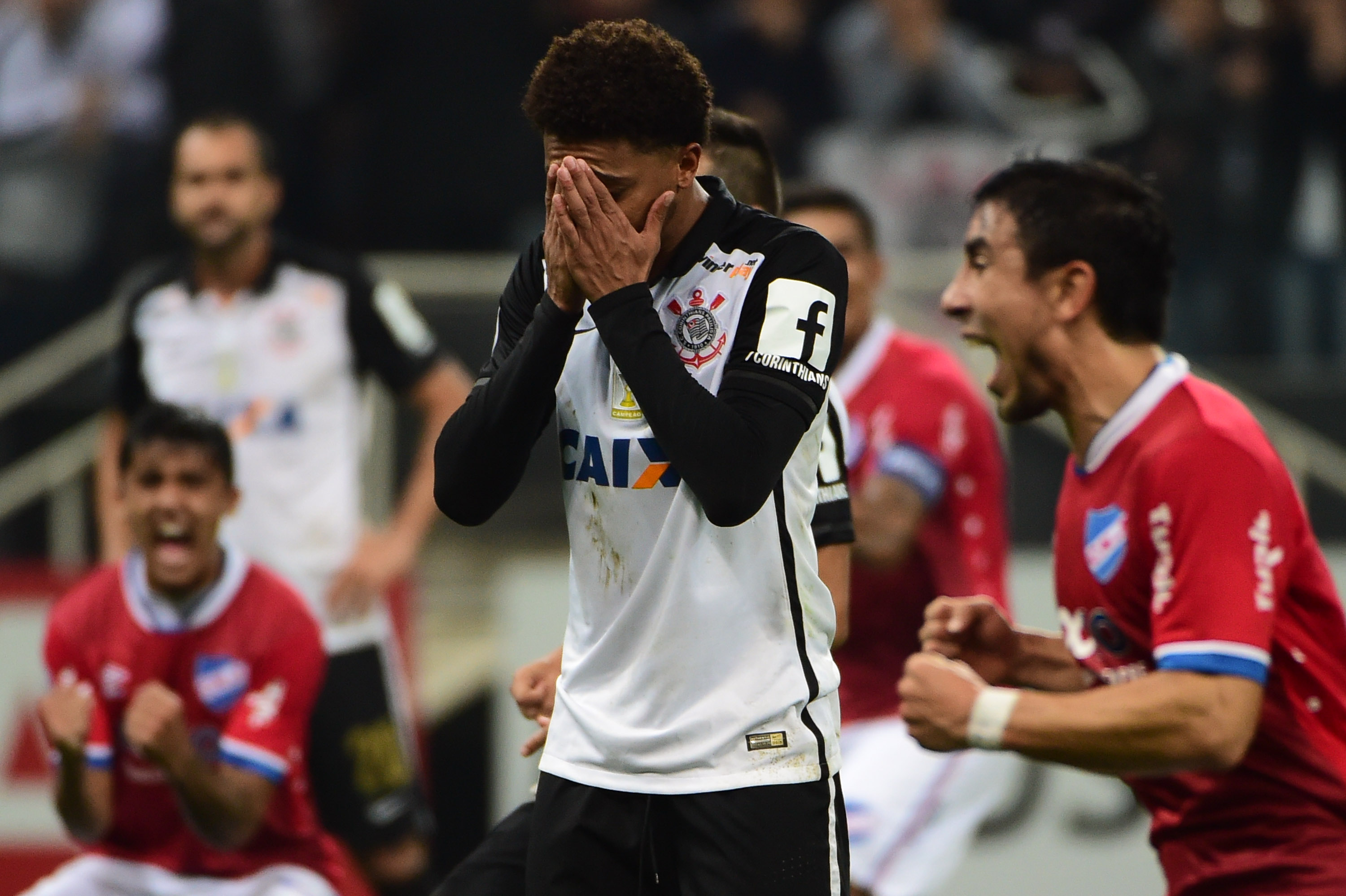 Veja fotos de Corinthians x Nacional - Gazeta Esportiva