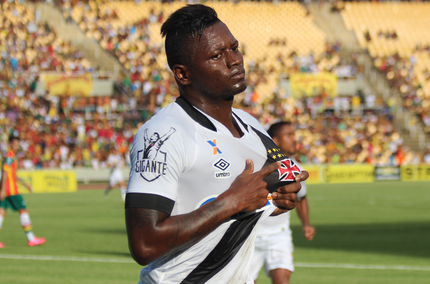 Com contrato chegando ao fim, Riascos não garante permanência no Vasco ...