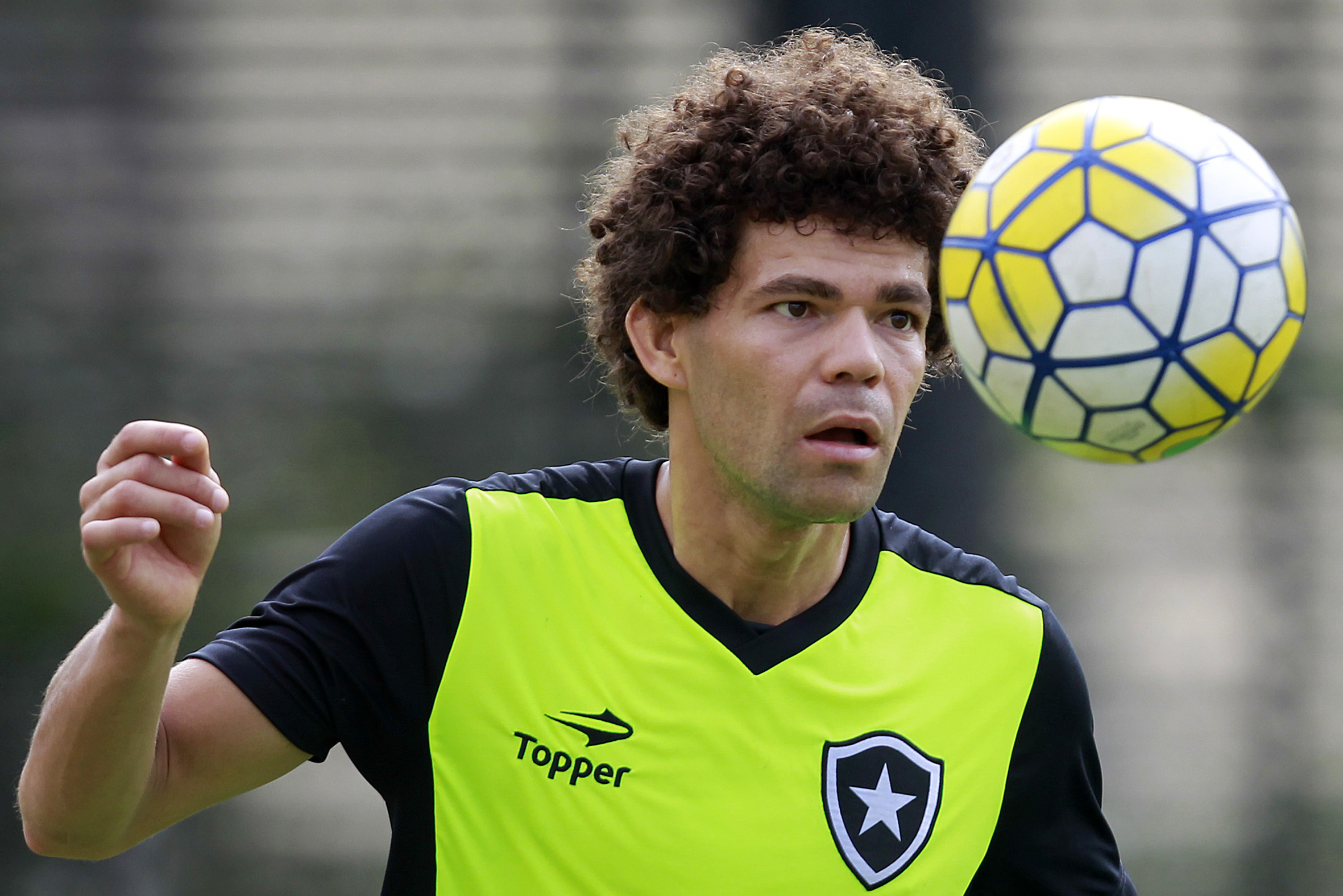 Camilo é apresentado oficialmente pela diretoria do Botafogo - Gazeta ...