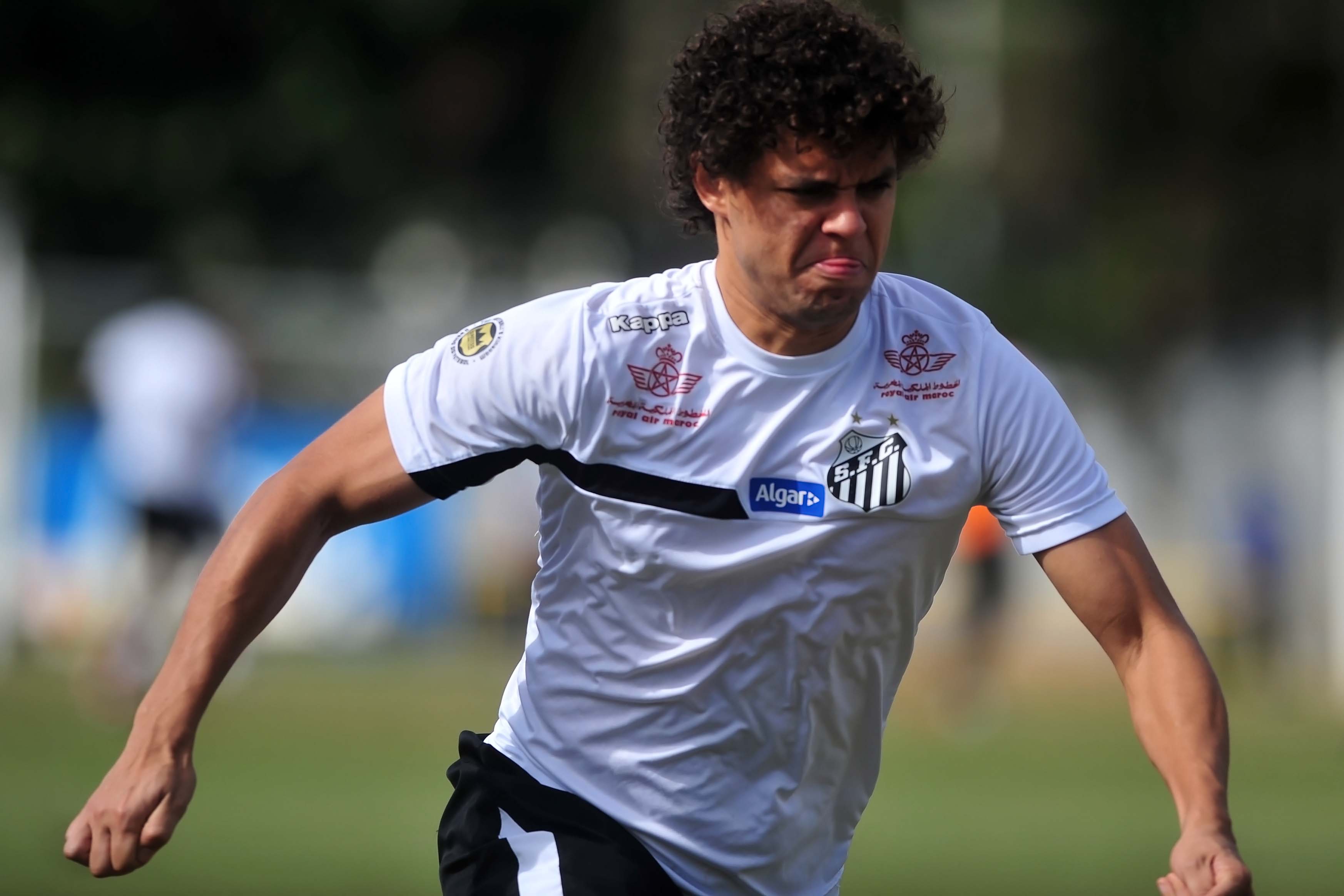 Empolgado com time, Victor Ferraz pede vida longa a Dorival no Peixe ...