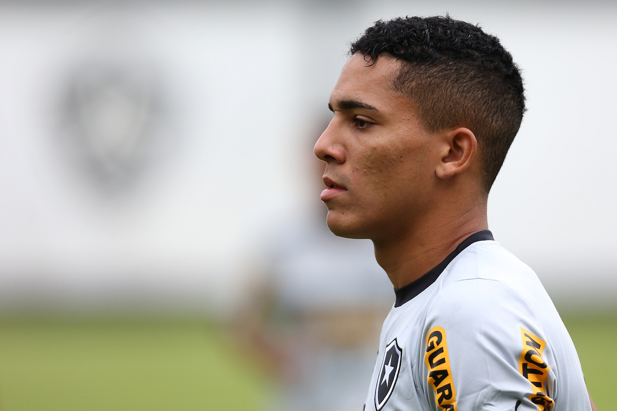 Jornal italiano coloca lateral Gilberto, da Fiorentina, na mira do ...