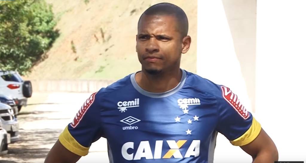 Cruzeiro apresenta o lateral Edimar | Gazeta Esportiva
