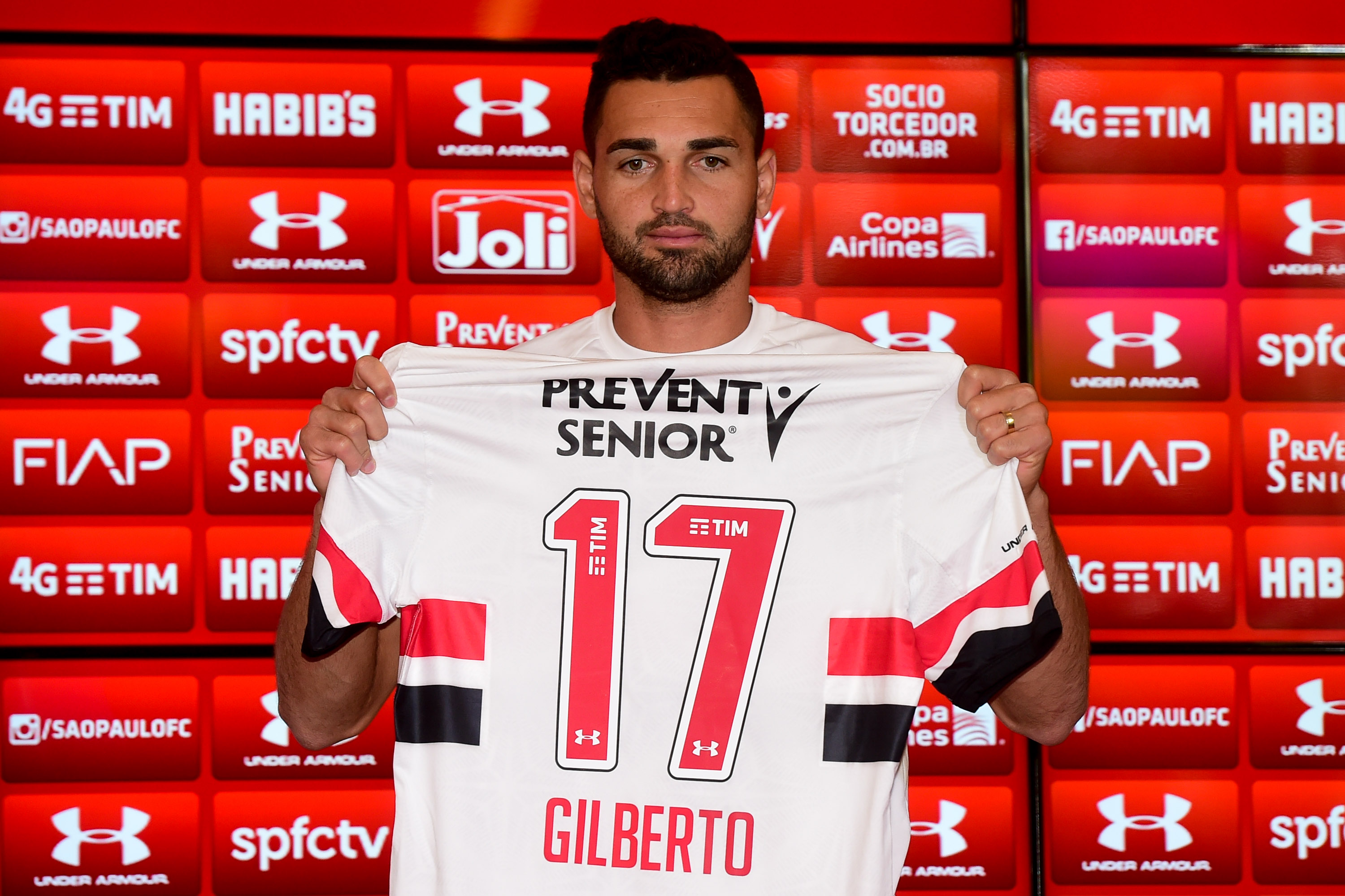 Sem jogar há quase dois meses, Gilberto já quer estrear no clássico ...