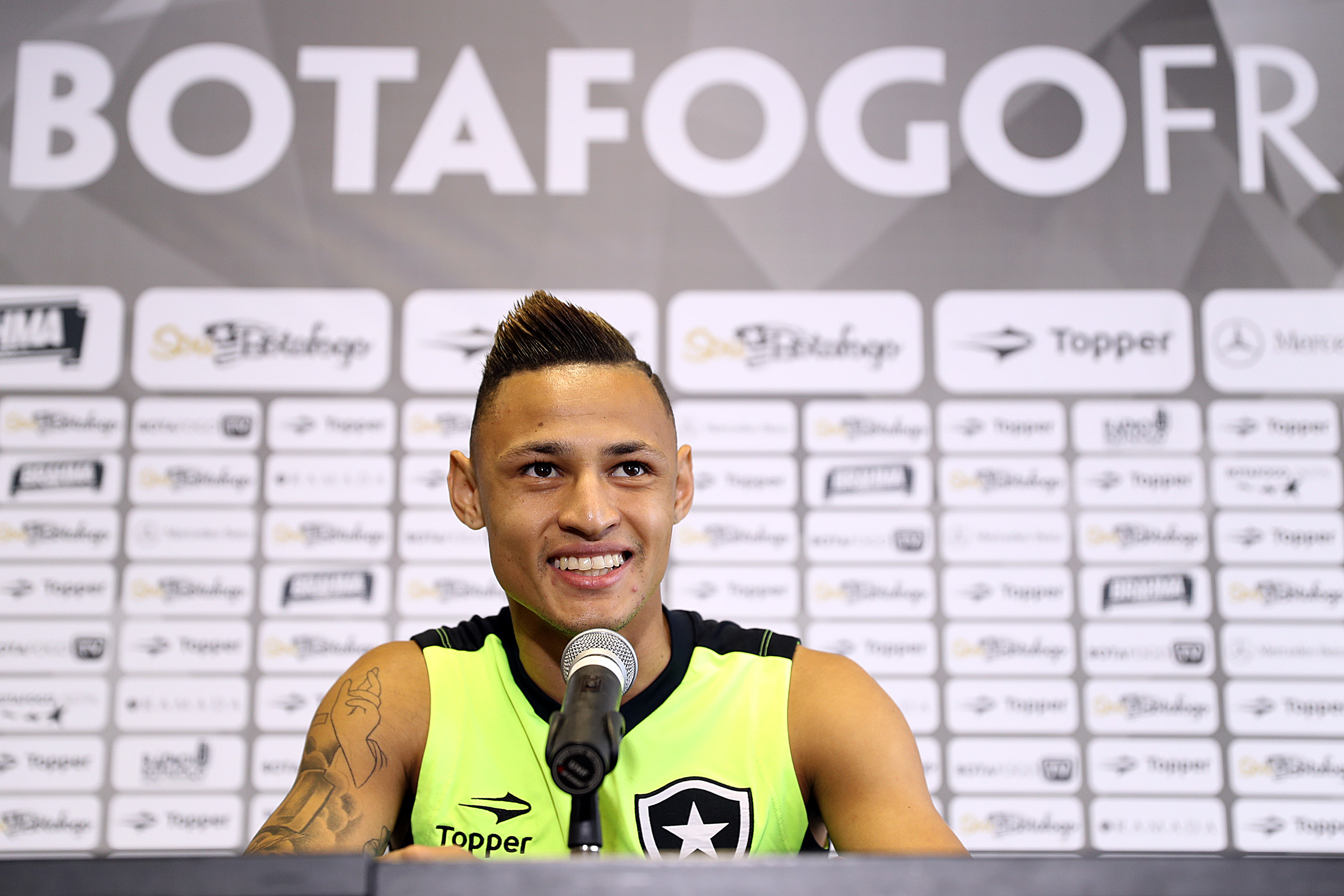 Neilton elogia melhora da equipe e mira sequência entre os titulares ...