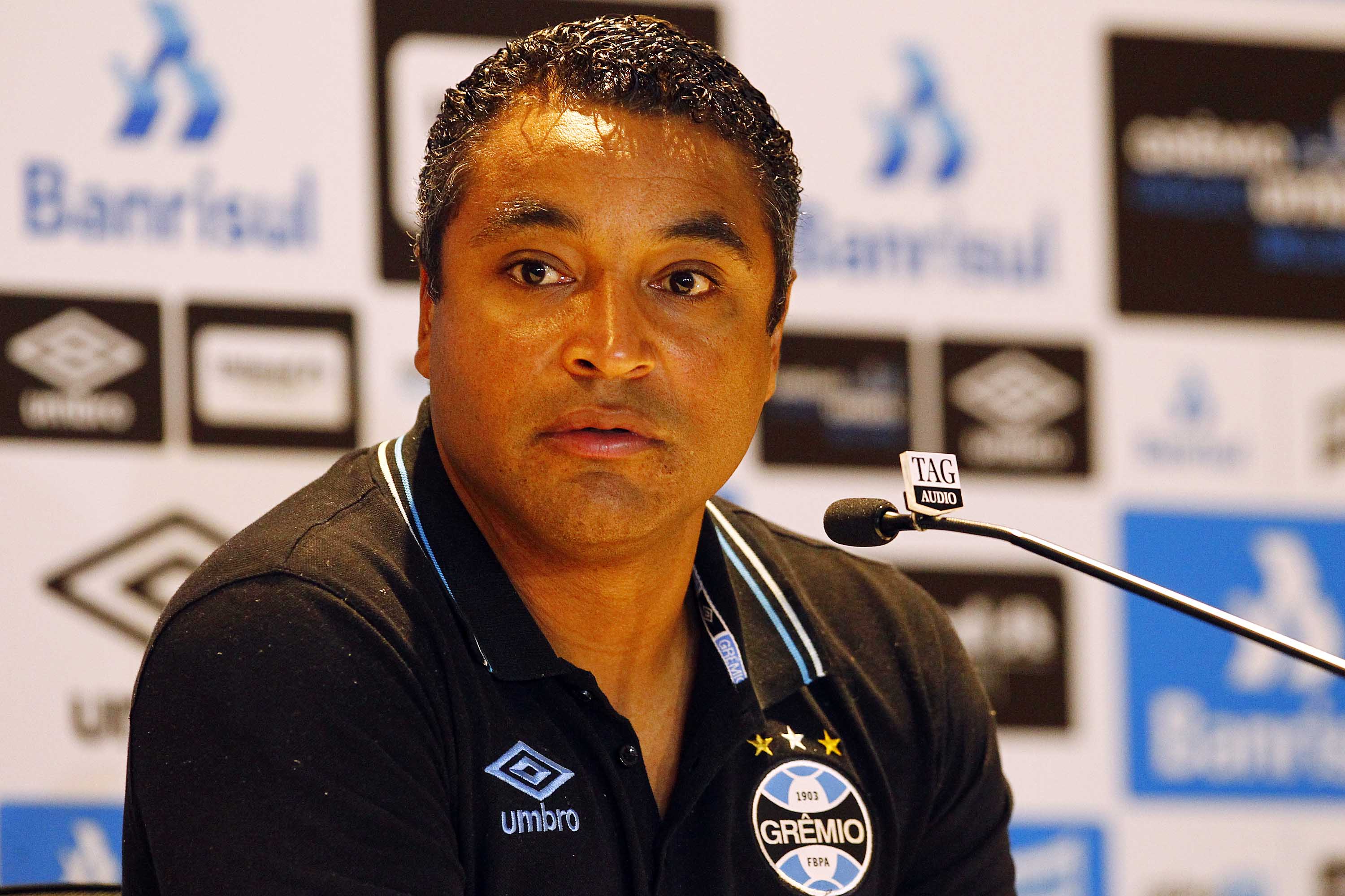 Roger revela frustração e procura diminuir ausência de Luan no Grêmio ...
