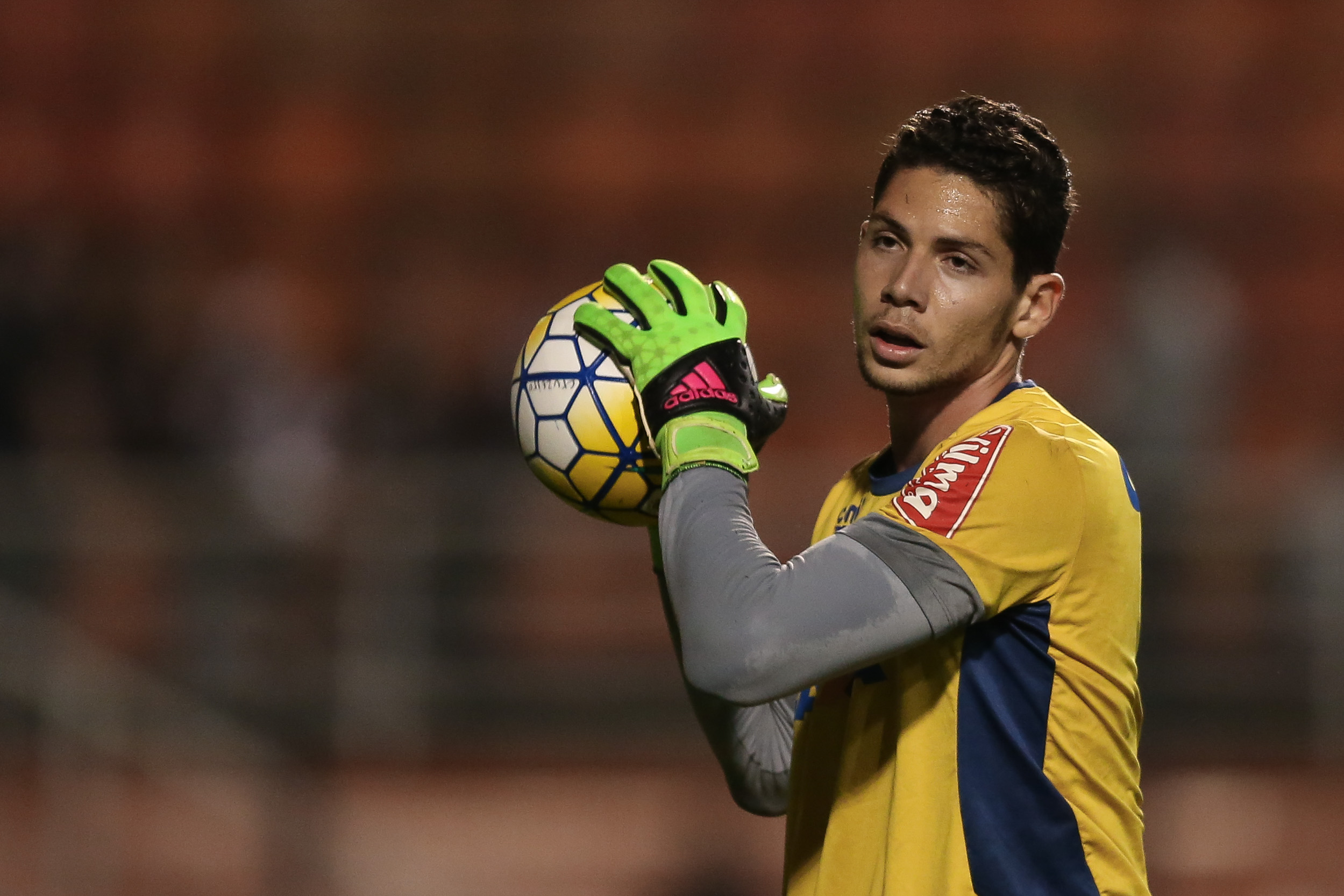 Vindo da base, goleiro Lucas França destaca boa estreia diante de ...