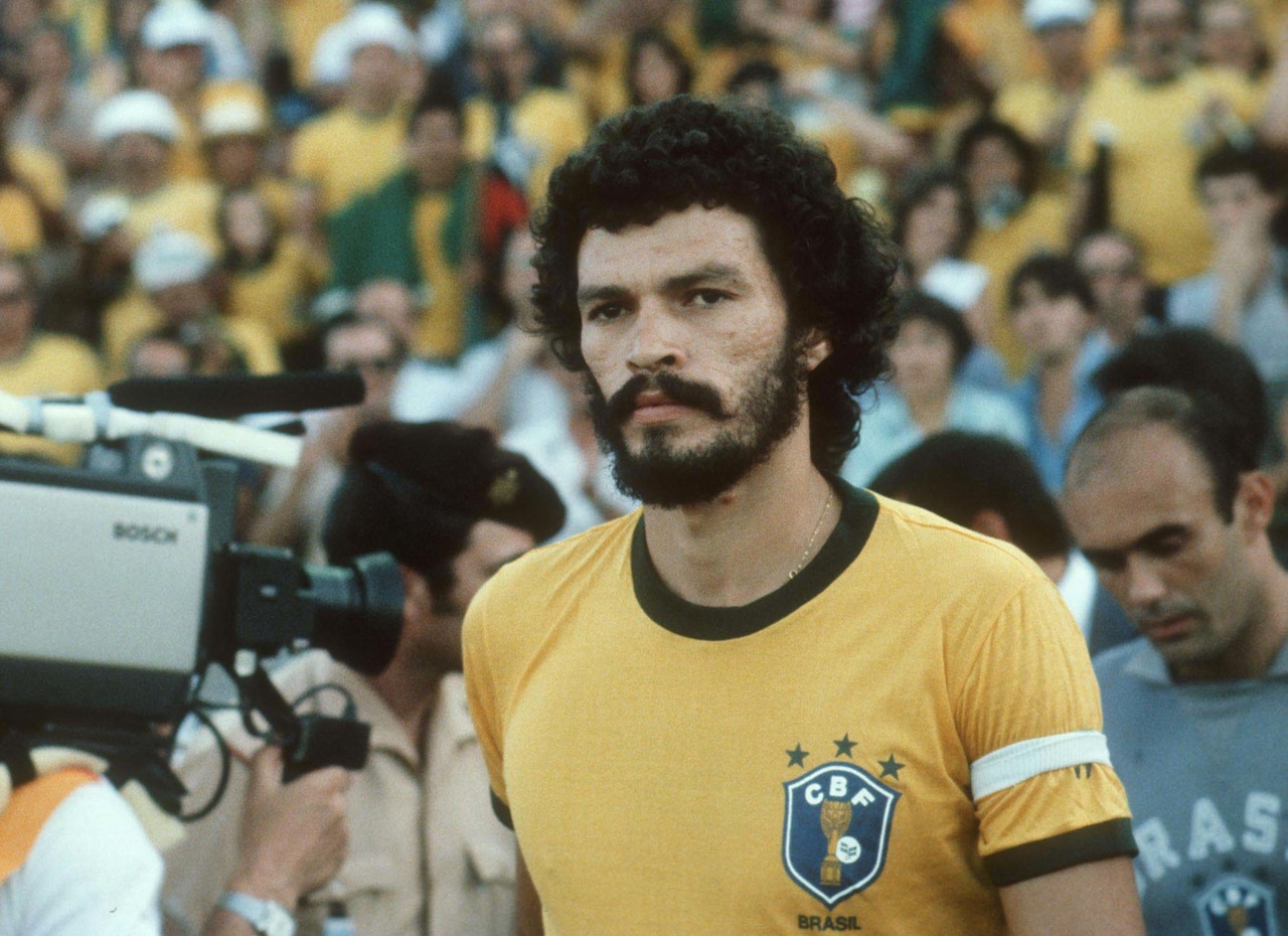 68 anos do nascimento de Sócrates: fotos do eterno ídolo - Gazeta Esportiva