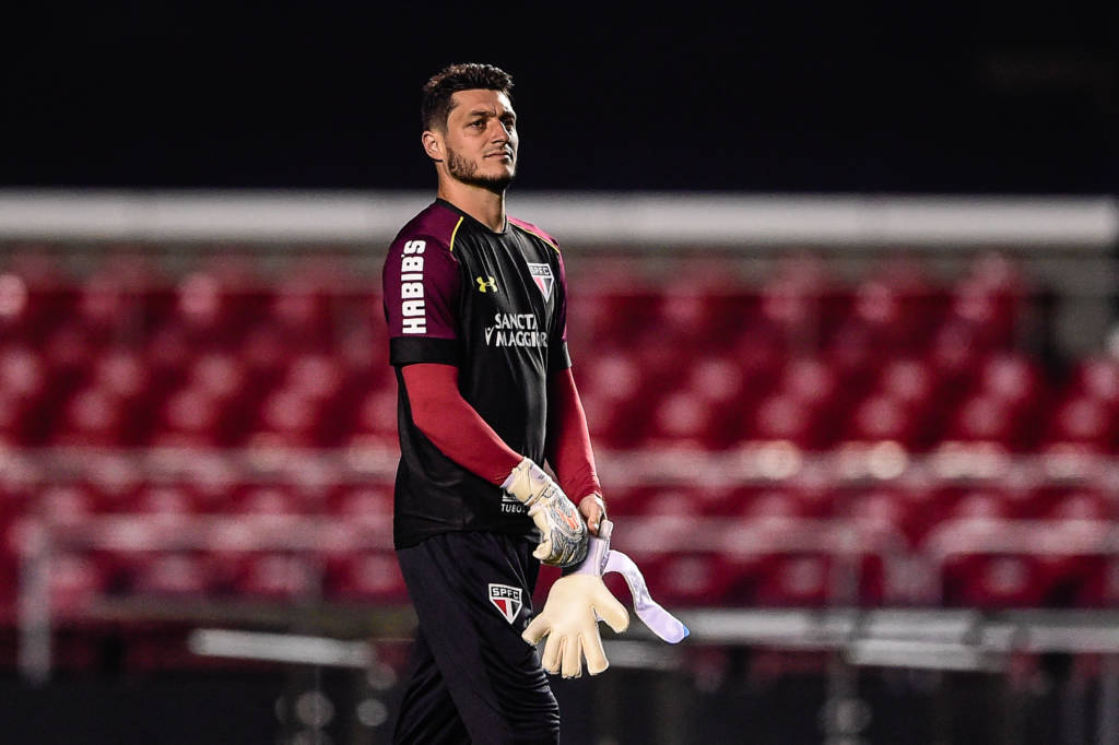 Veja fotos do goleiro Denis - Gazeta Esportiva