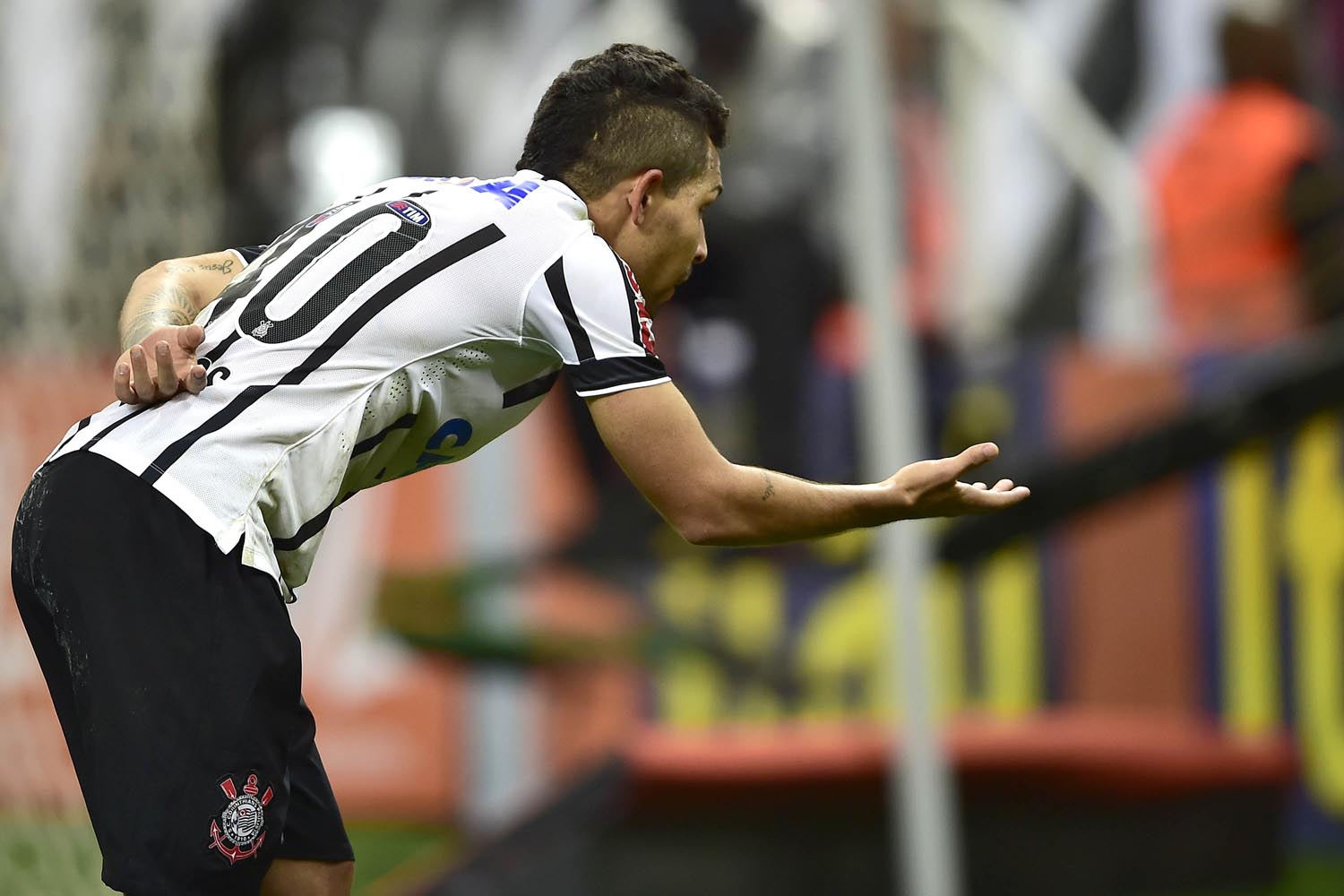 Veja fotos do jogador Petros - Gazeta Esportiva