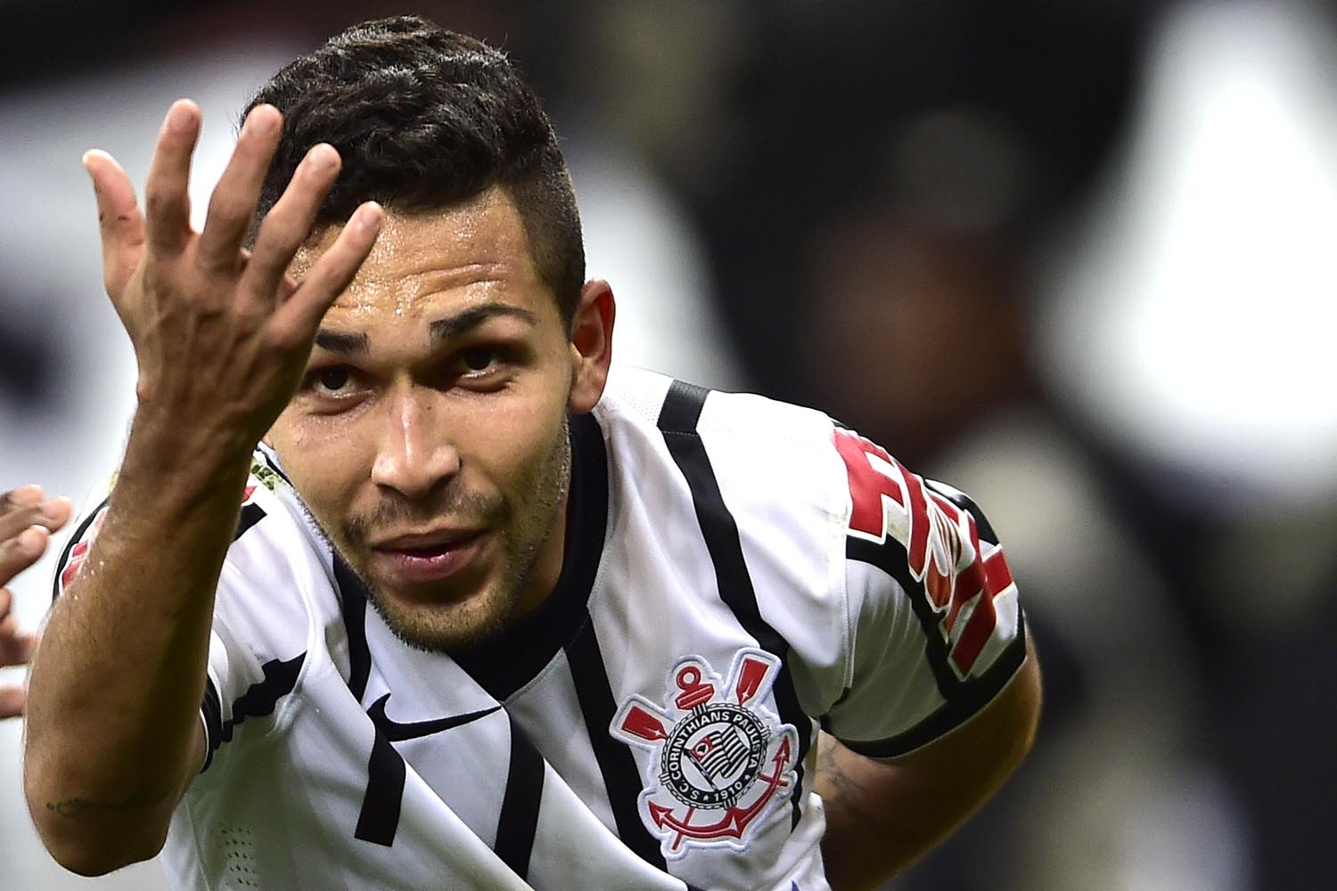 Veja fotos do jogador Petros - Gazeta Esportiva