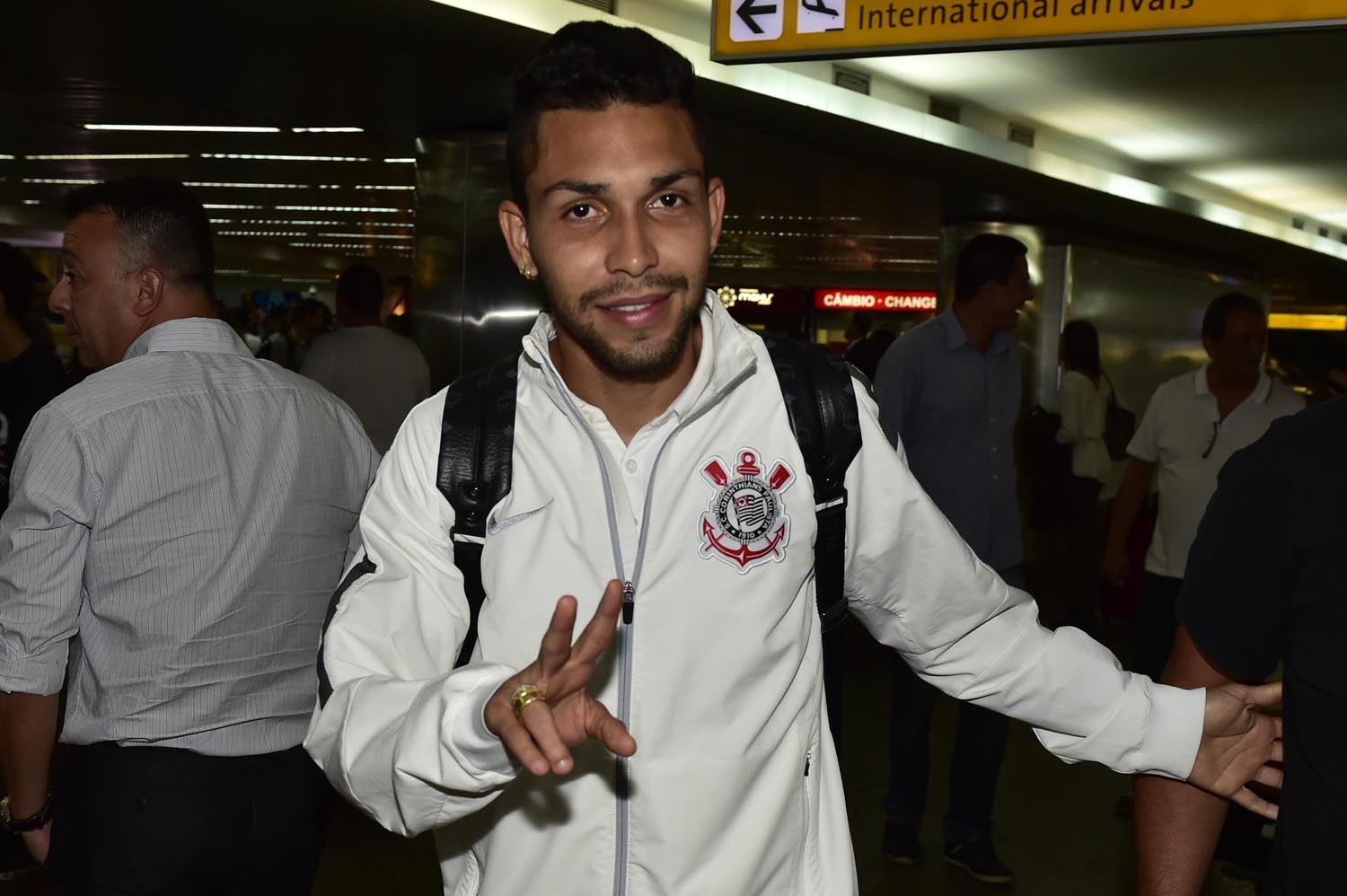 Veja fotos do jogador Petros - Gazeta Esportiva