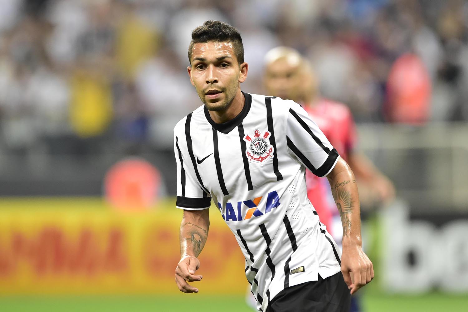 Veja fotos do jogador Petros - Gazeta Esportiva
