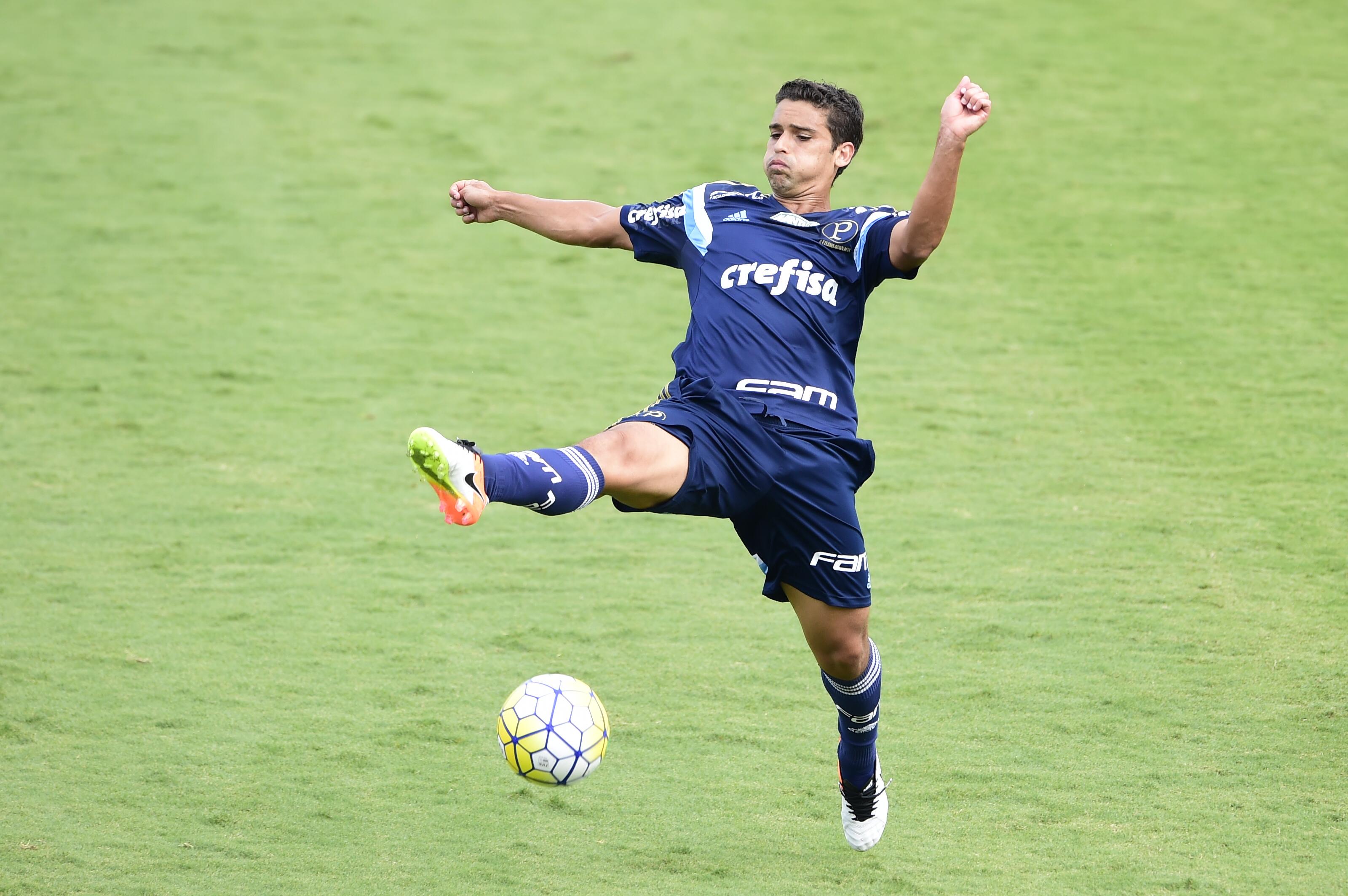 Veja fotos do lateral Jean - Gazeta Esportiva