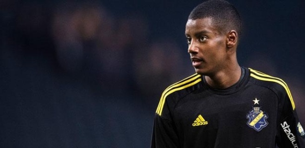Na mira do Real, Alexander Isak deve fechar com o Borussia Dortmund ...