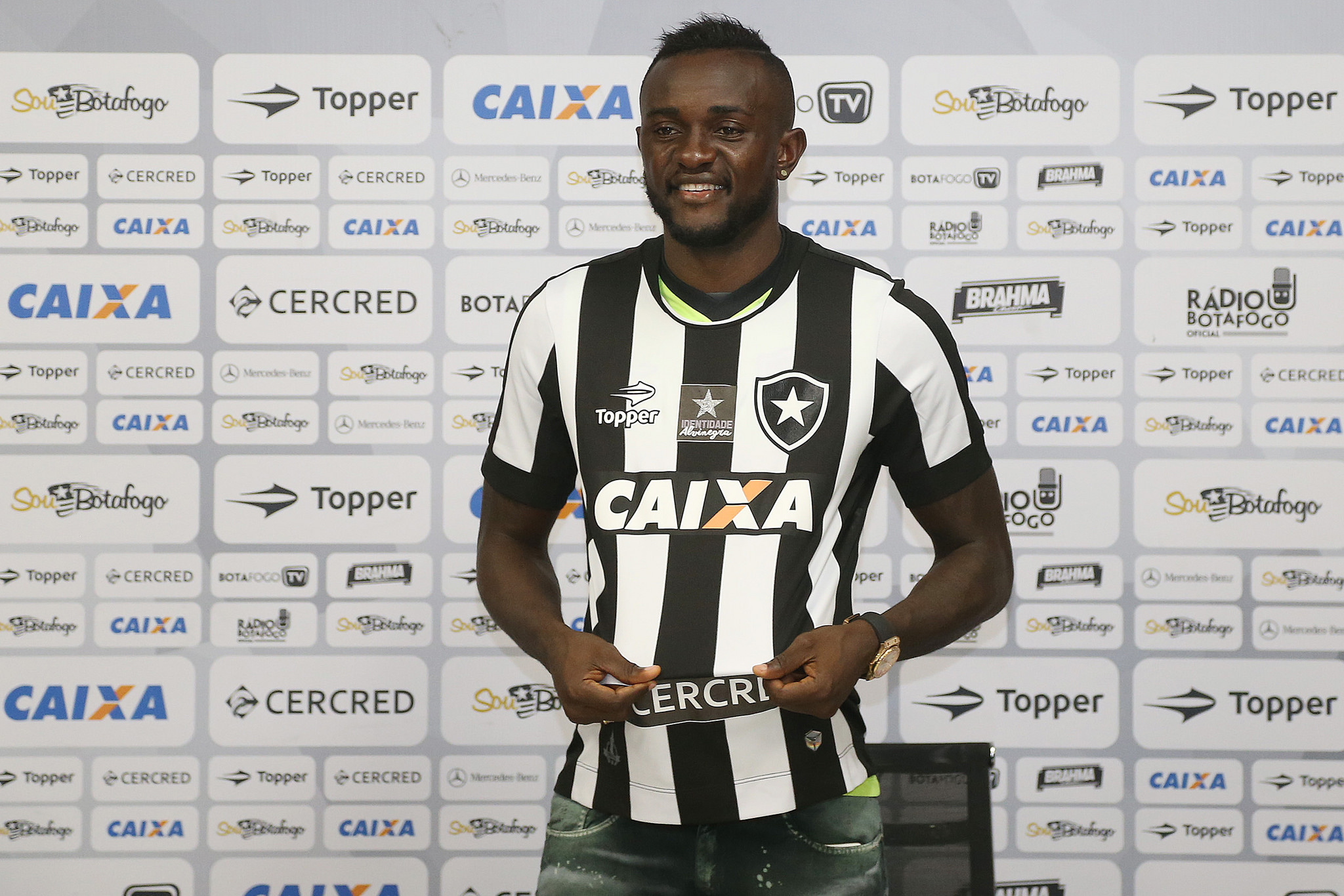 Joel é apresentado e reafirma foco do Botafogo na Libertadores - Gazeta ...