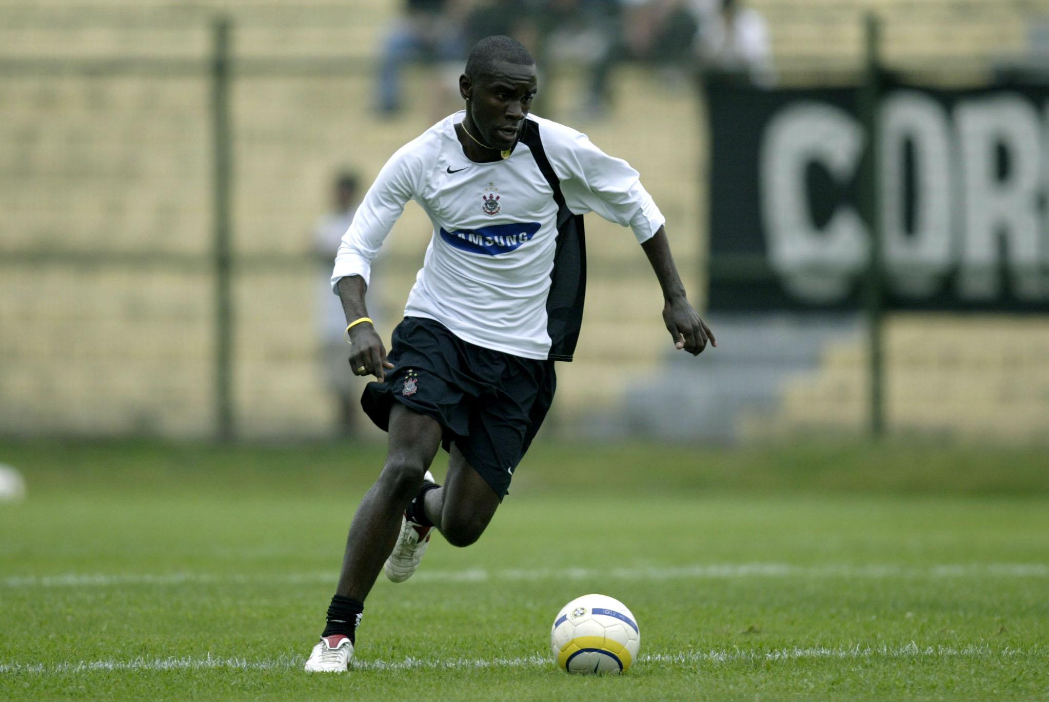 Ex-Corinthians e São Paulo, Hugo completa 40 anos: as fotos da carreira ...