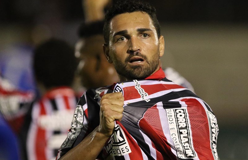 Gilberto vê clássico como chance para time retomar confiança - Gazeta ...