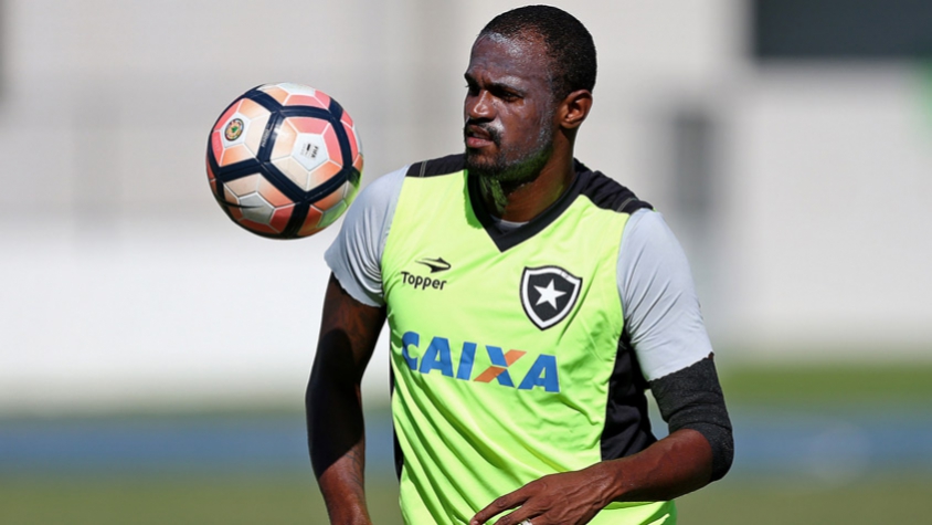 Airton lamenta lesões, mas mostra confiança no elenco do Botafogo ...