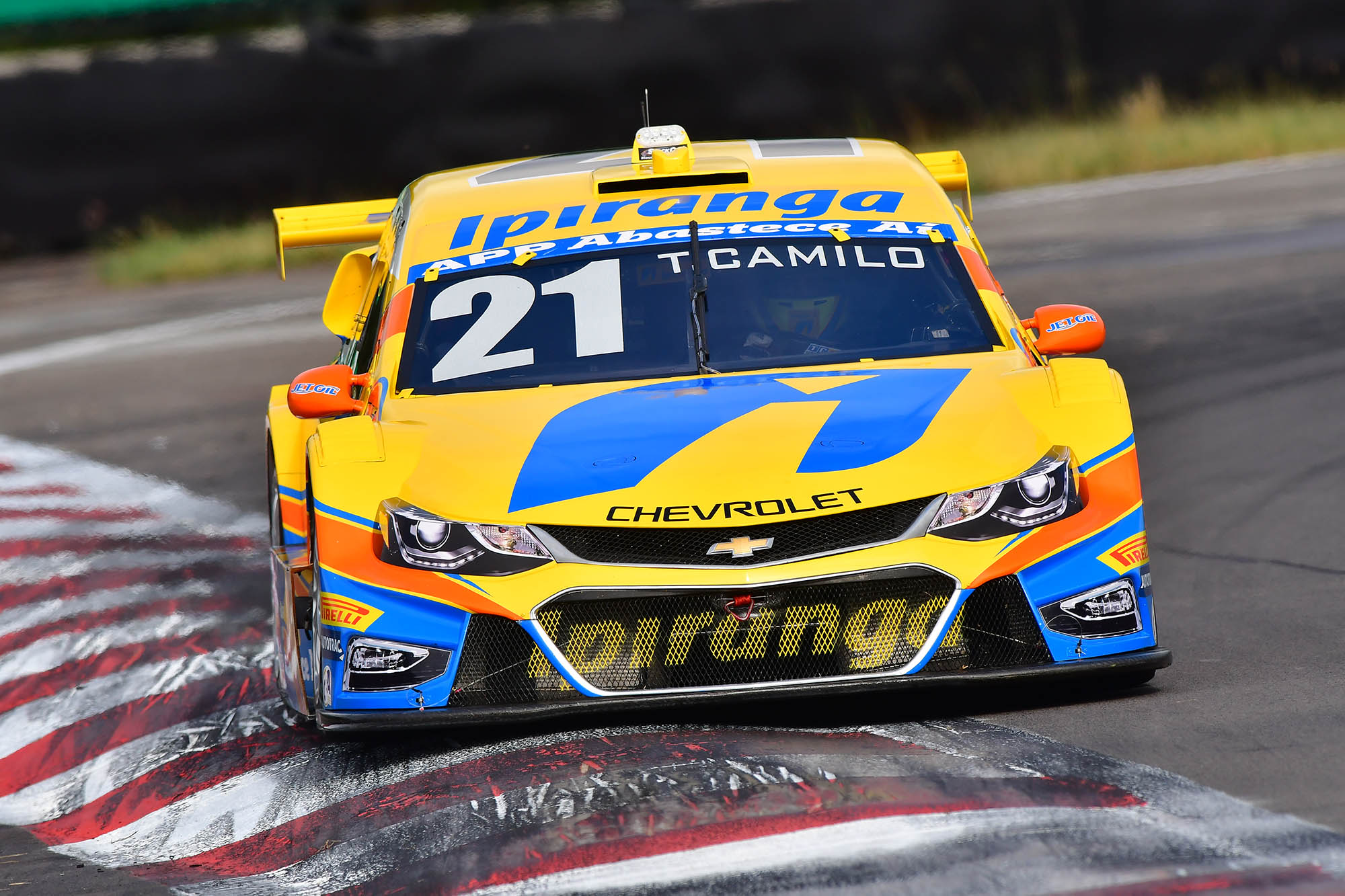 Thiago Camilo supera Bueno e larga na pole position no Velopark ...