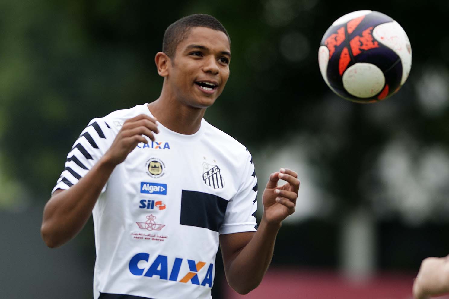 Braz valoriza força defensiva e comemora volta do Santos à Vila ...