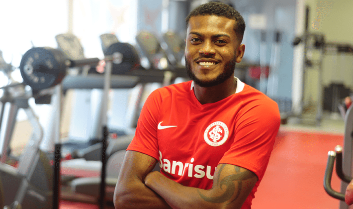 Internacional oficializa chegada do atacante Marcelo Cirino - Gazeta ...