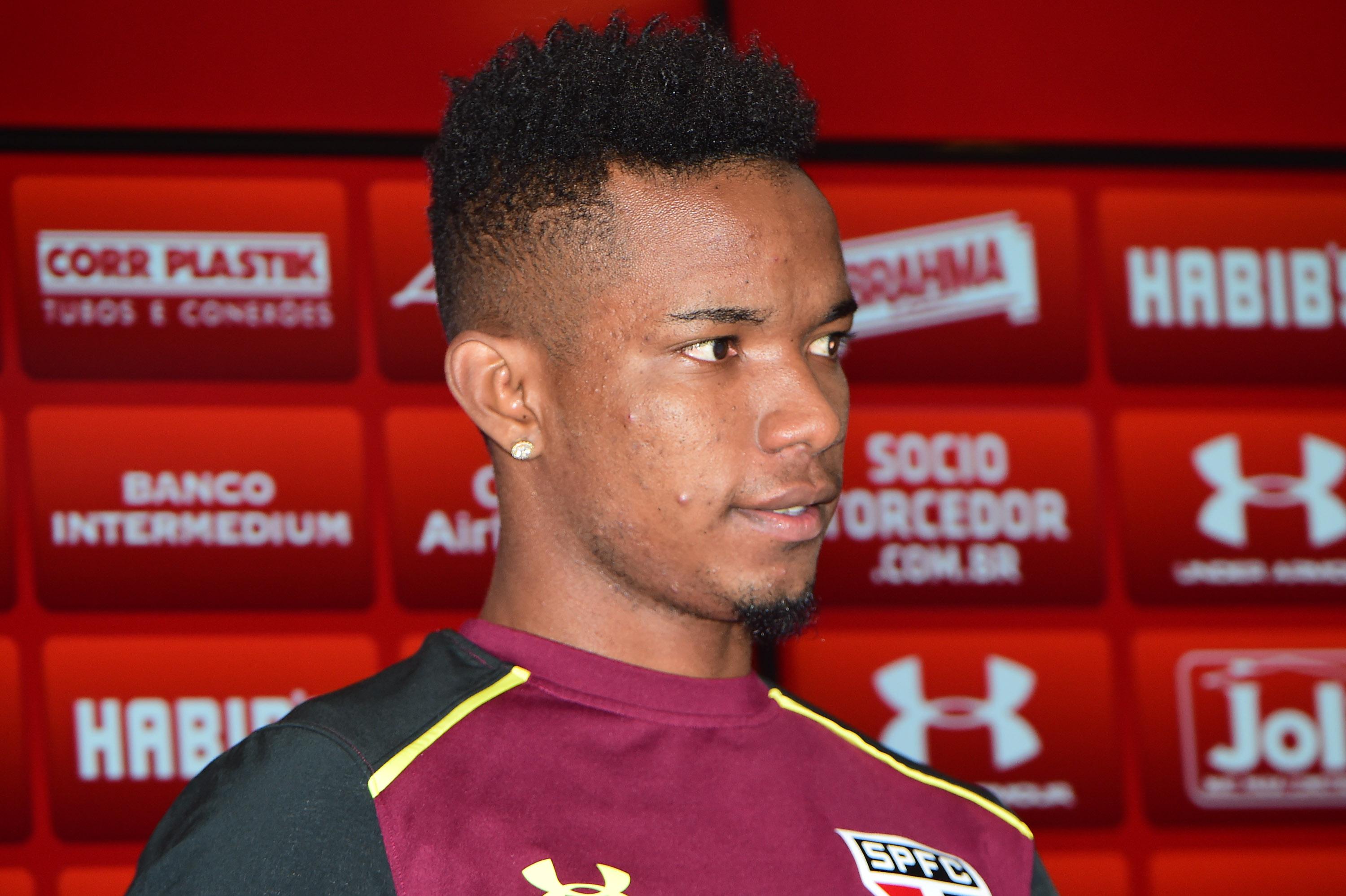 Thiago Mendes lamenta eliminações e aponta foco de Ceni em bolas ...