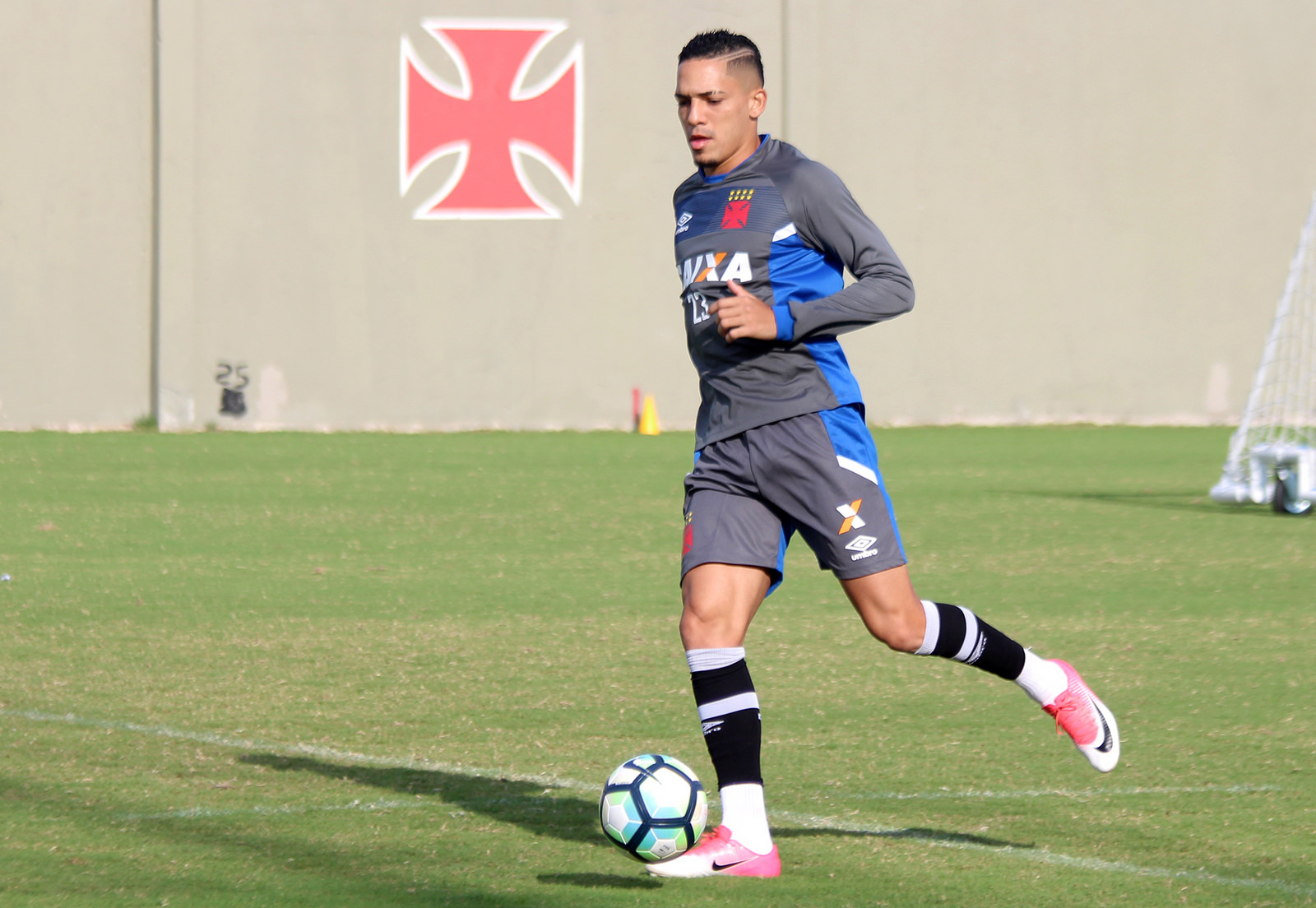 Lateral Gilberto valoriza mudança de esquema tático no Vasco - Gazeta ...