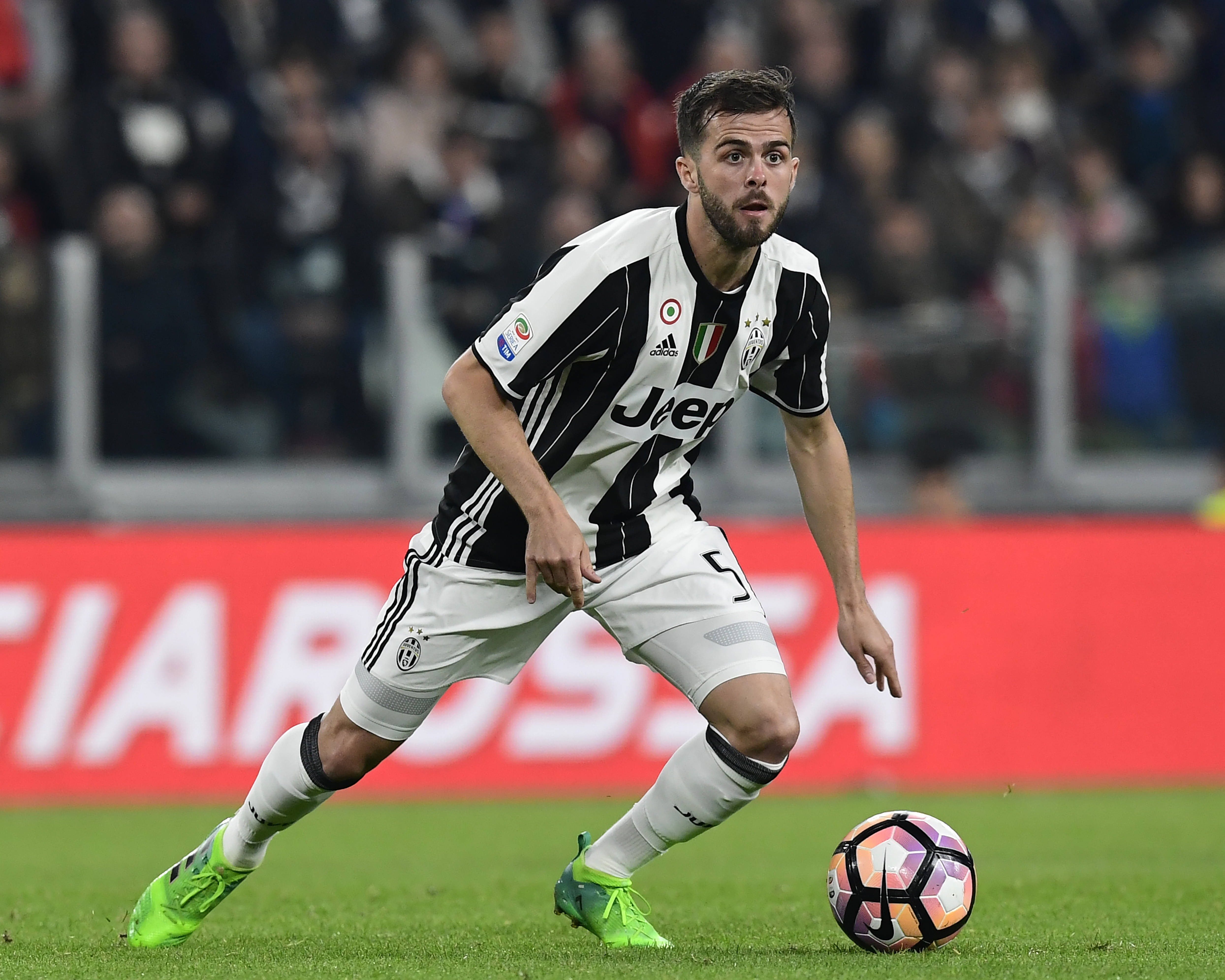 Pjanic mostra confiança e crê em igualdade entre Juventus e Real Madrid ...