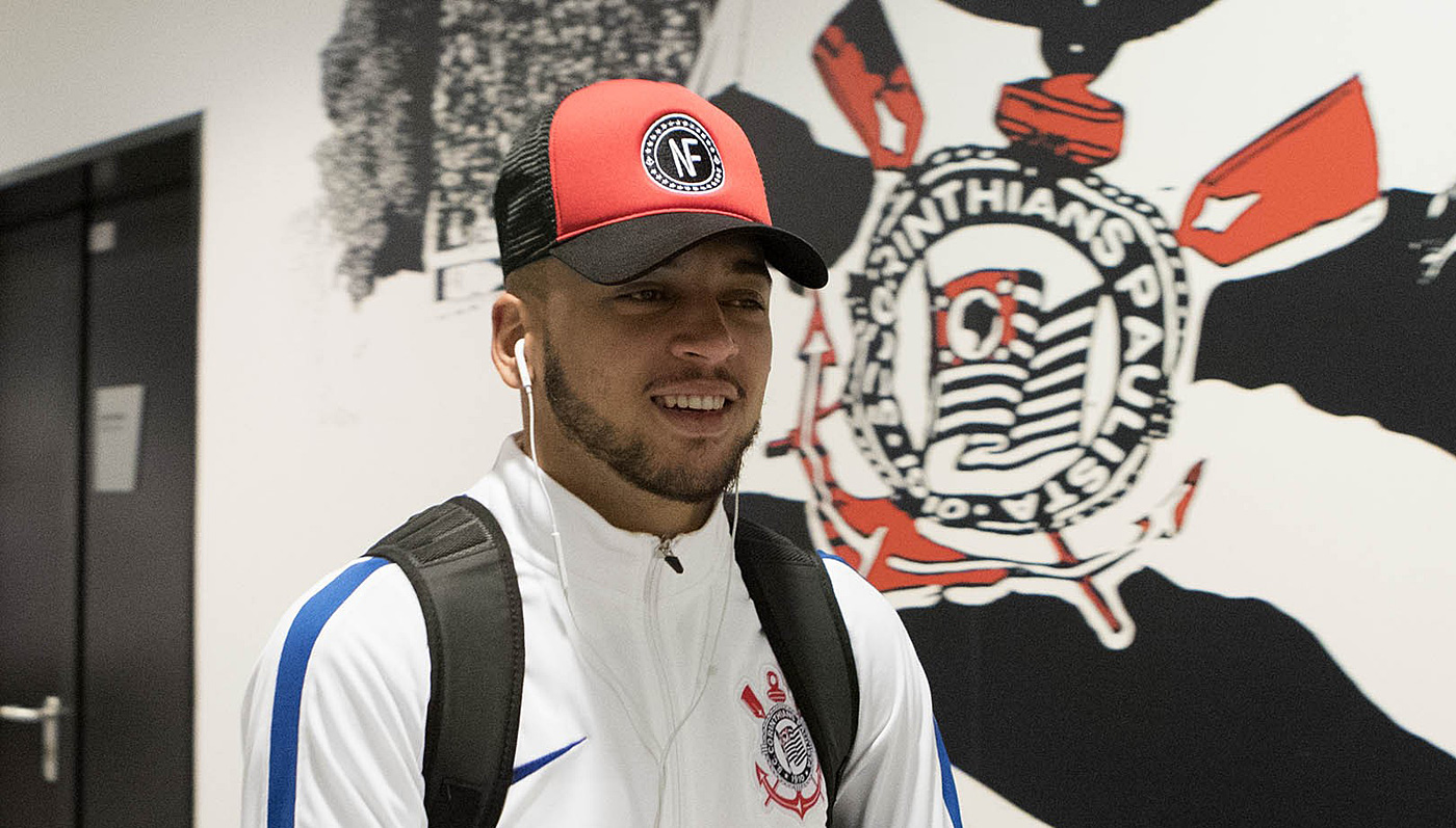 Maycon exalta ponto ganho em casa e diz que não "seca" rivais - Gazeta ...