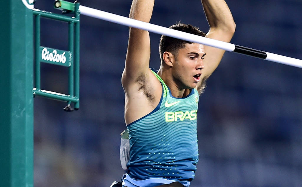 Campeão olímpico, Thiago Braz representa Brasil nos Estados Unidos ...