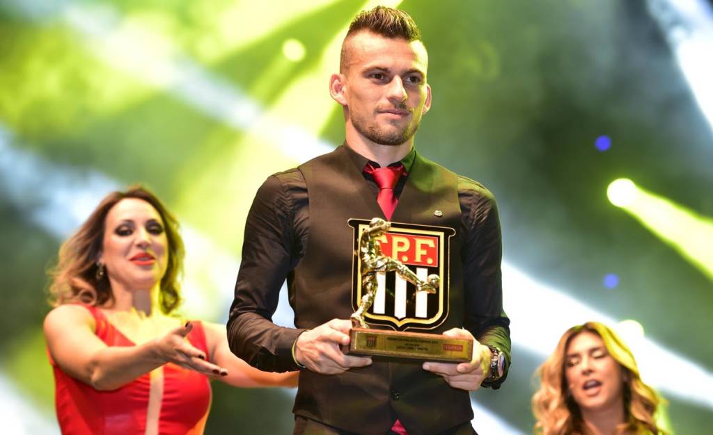 Veja fotos da carreira do jogador Lucas Lima - Gazeta Esportiva