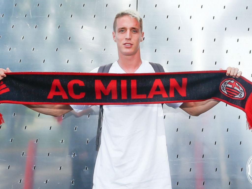 Milan anuncia a contratação de Andrea Conti, sétimo reforço para a ...