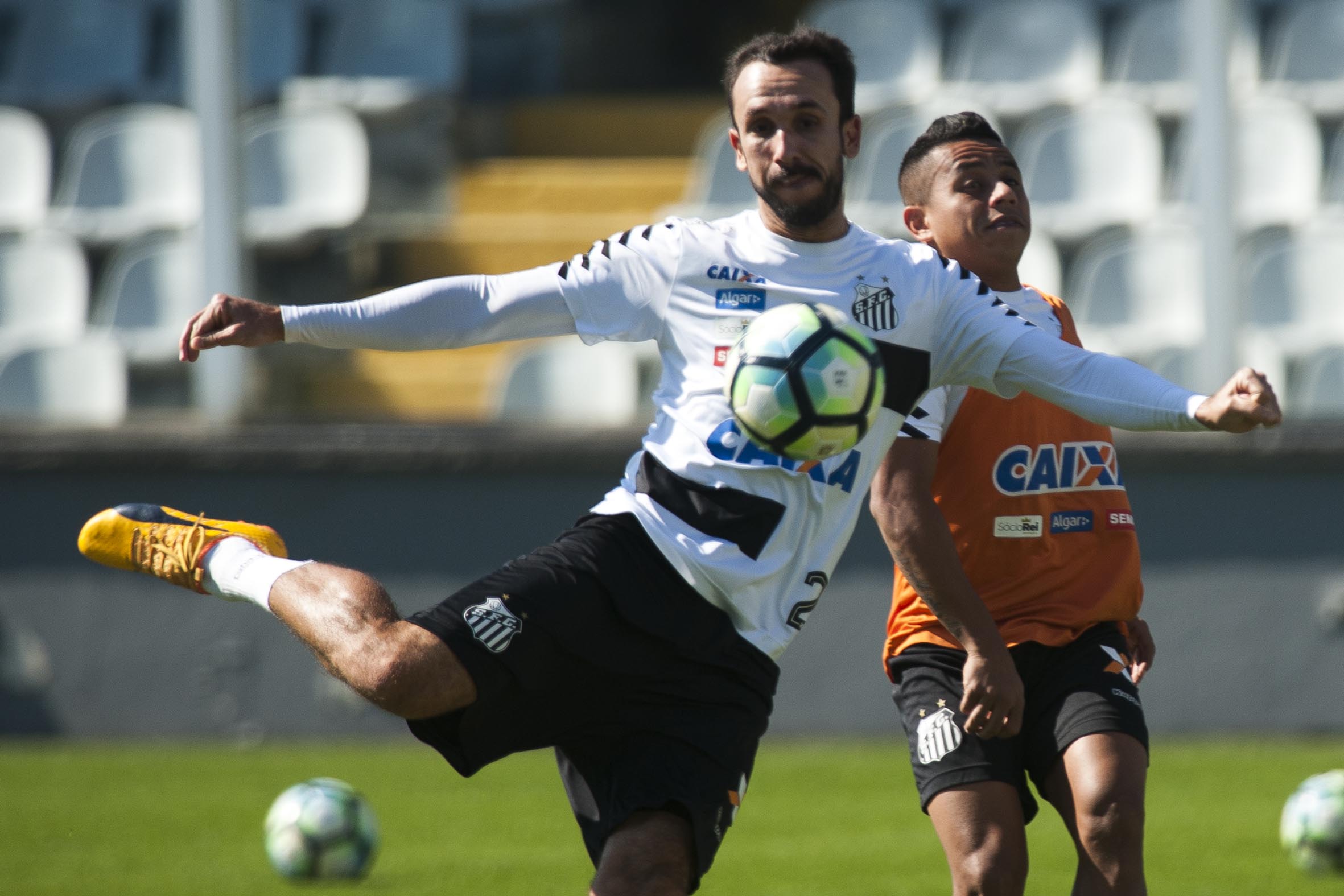 Thiago Ribeiro elogia Robinho e quer Santos apostando nos contra ...