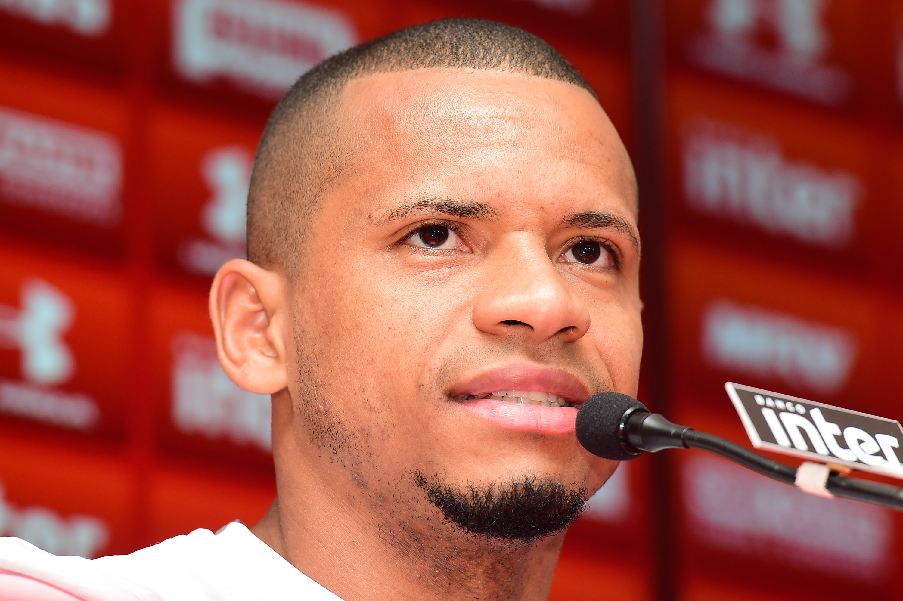 Coletiva do jogador Edimar do São Paulo: veja fotos - Gazeta Esportiva