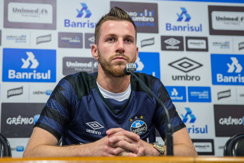 Goleiro Paulo Victor, do Grêmio, vai estrear contra o Atlético-MG ...