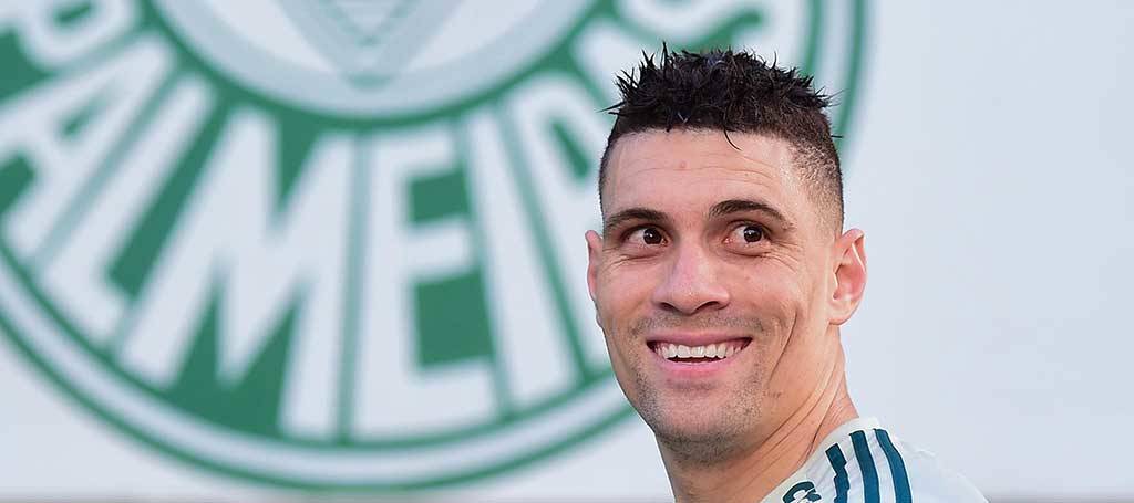 Veja entrevista exclusiva com Moisés - Vídeos - Gazeta Esportiva.com