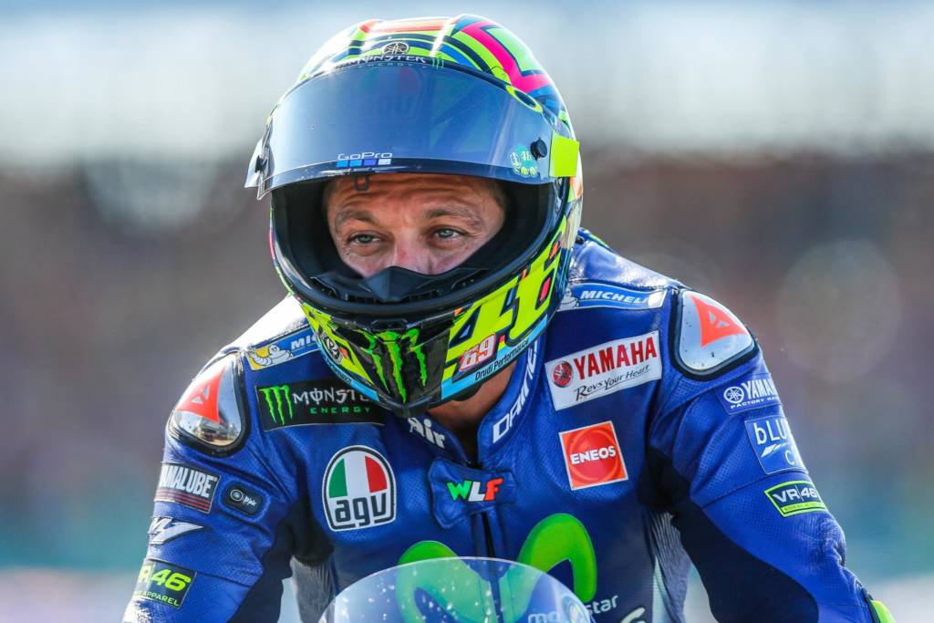 Dias após quebrar perna, Rossi anuncia que tentará correr em Aragón ...