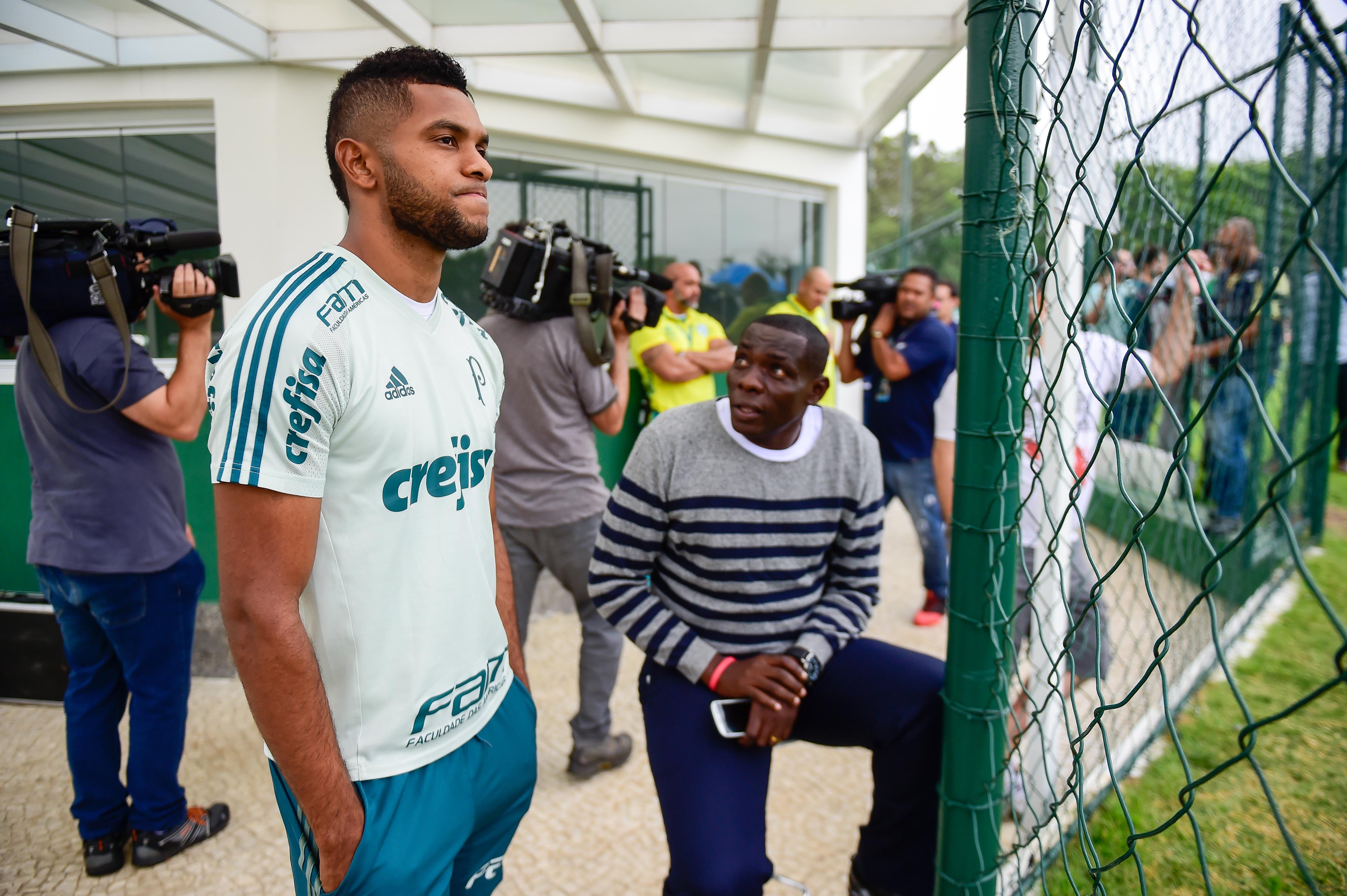 Jean e Mina participam de treino com reservas assistido por Borja ...