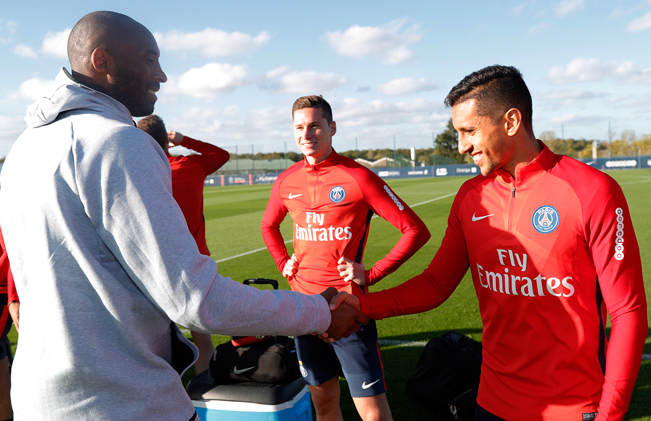 Kobe Bryant vai a treino do PSG: veja fotos - Gazeta Esportiva