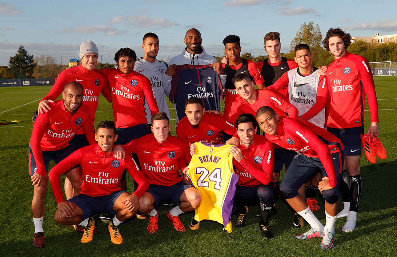 Kobe Bryant vai a treino do PSG: veja fotos - Gazeta Esportiva