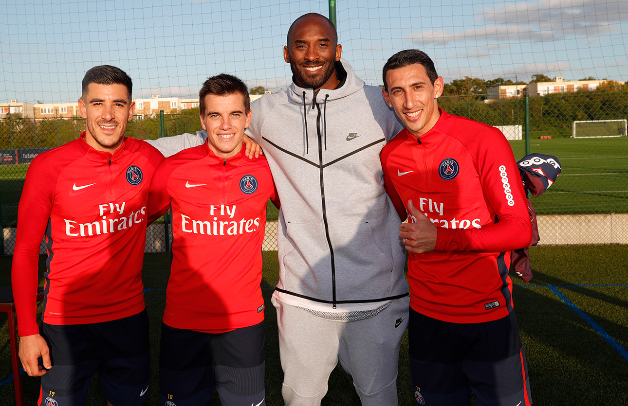 Kobe Bryant vai a treino do PSG: veja fotos - Gazeta Esportiva