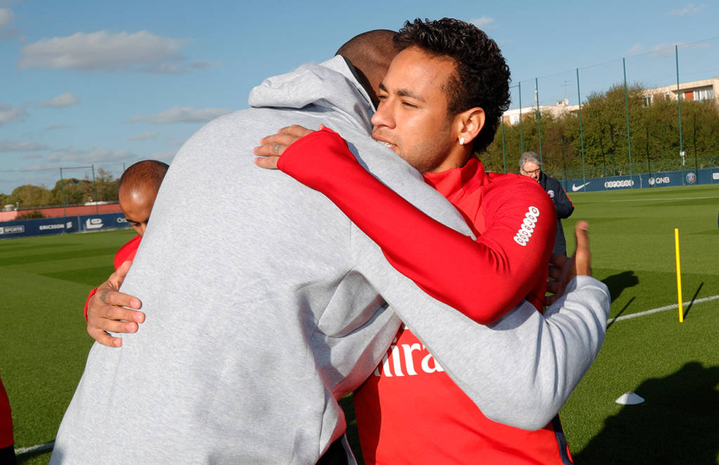 Kobe Bryant vai a treino do PSG: veja fotos - Gazeta Esportiva