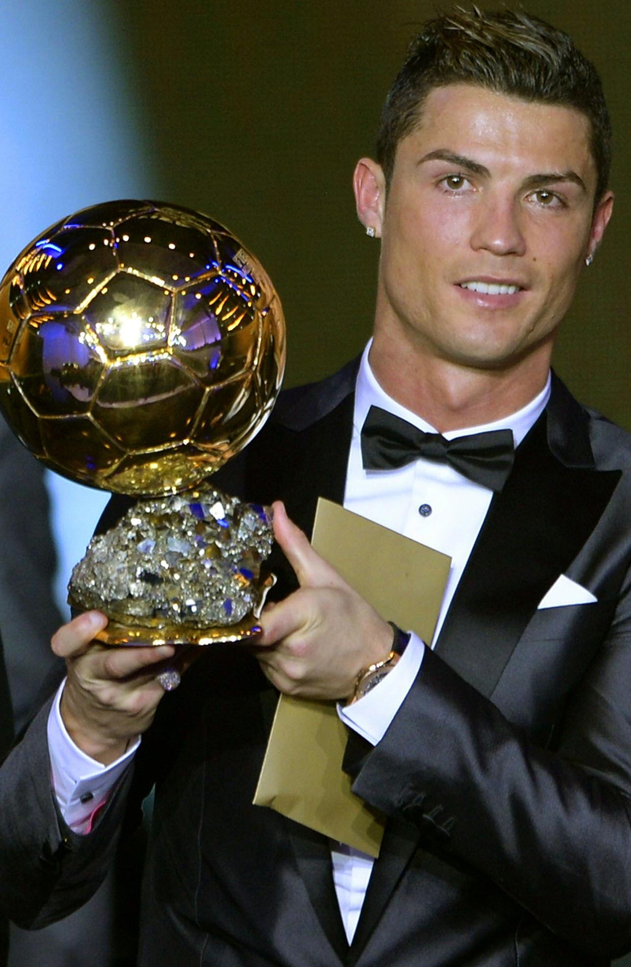 Veja os 5 troféus de melhor do mundo de Cristiano Ronaldo - Gazeta ...