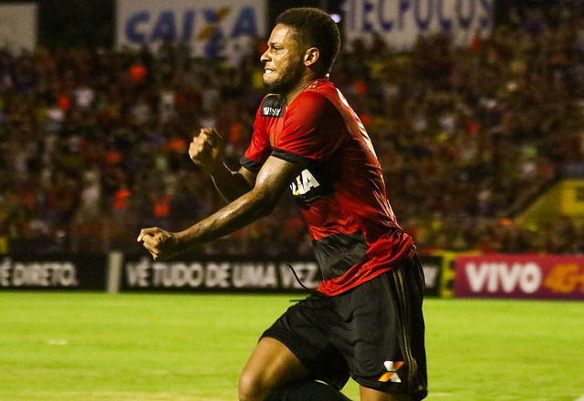 Artilheiro do Sport no ano, André celebra 100 jogos com a camisa do ...