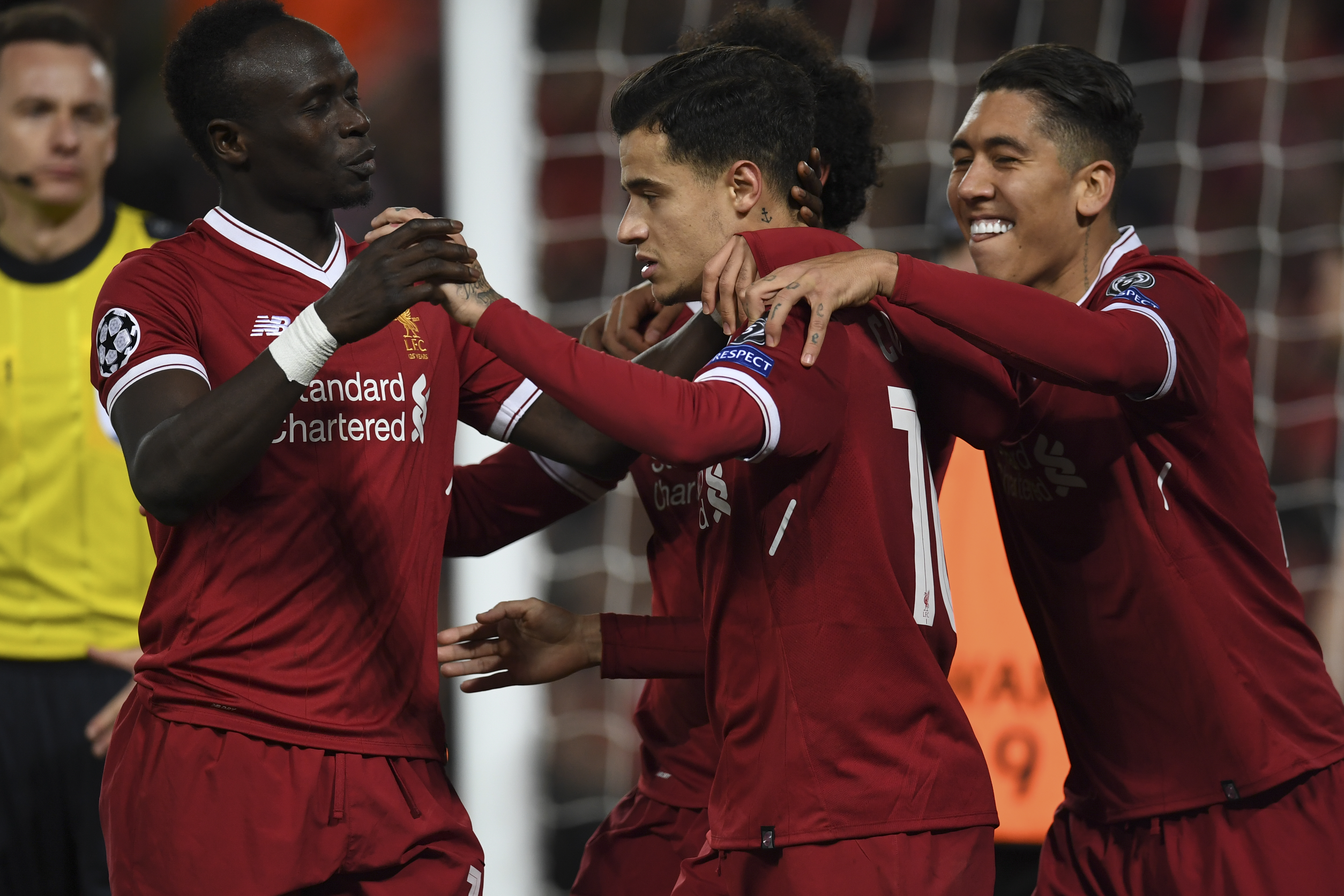 Com show brasileiro, Liverpool faz sete, garante classificação e ajuda ...